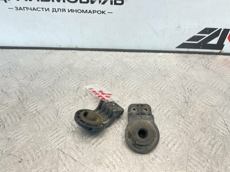 Б/У крепление радиатора Kia Carens 2006 FG G4KA nприсутствуют трещины, цена за пару 68444 Hyundai-KIA арт. 253331D100