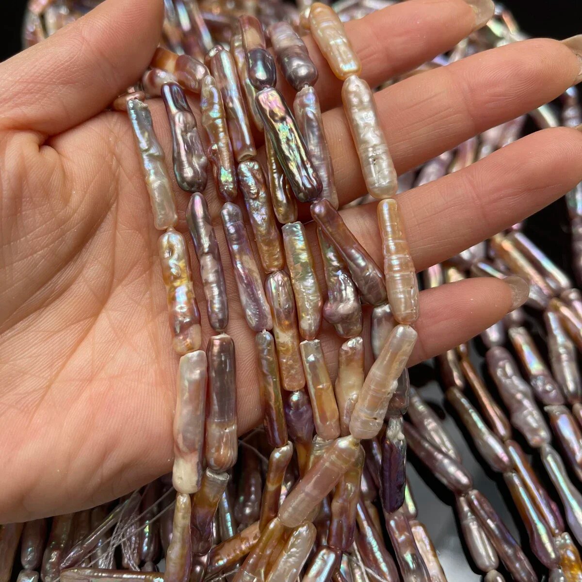 Барочный пресноводный фиолетовый жемчуг 6x25 мм 36 см