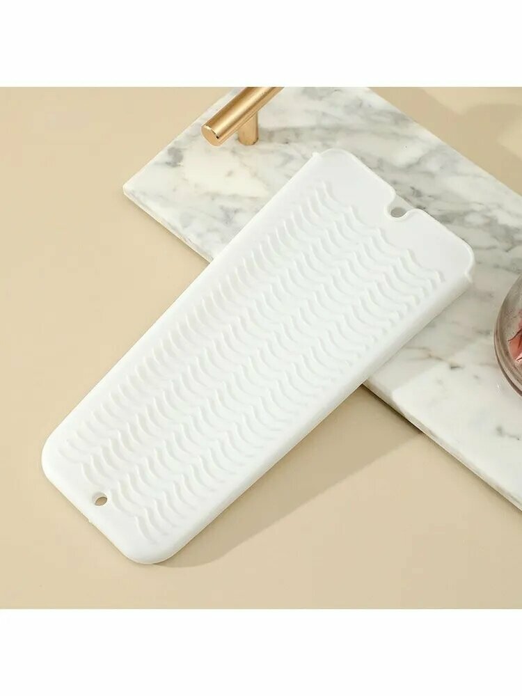 Термостойкий силиконовый чехол-коврик для стайлеров: Антискользящий аксессуар для выпрямителей и щипцов