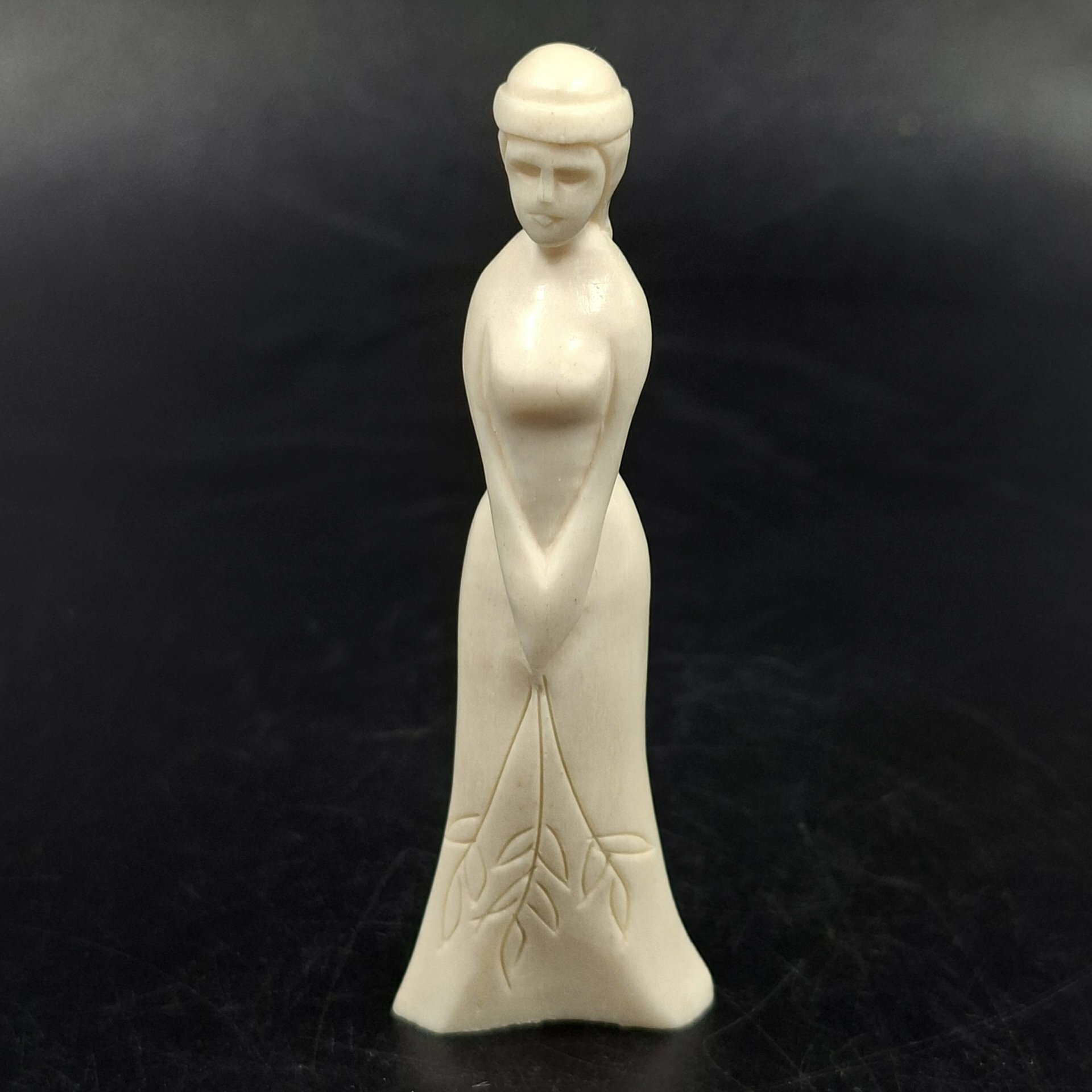 Статуэтка "Девушка", кость, резьба, СССР, 1970-1990 гг.