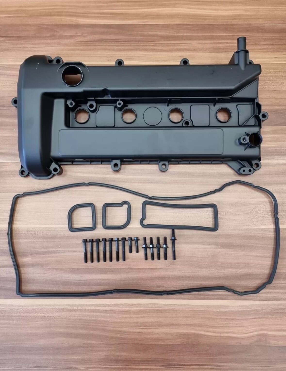 Алюминиевая Клапанная Крышка Ford Mondeo 3 1.8-2.0L