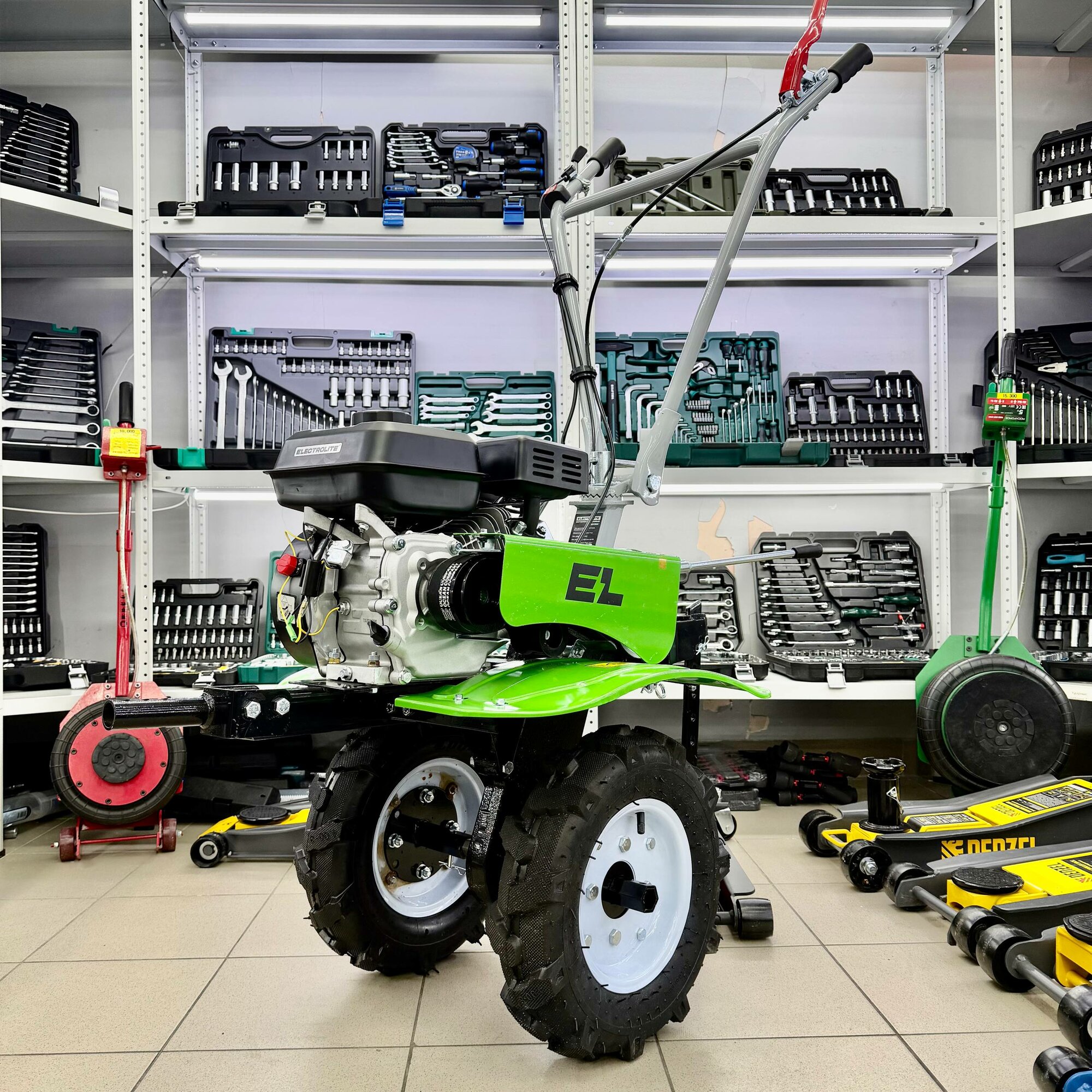 Мотоблок бензиновый Electrolite МБ4-702, 7 л. с, 2 вперед/1 назад, ременной