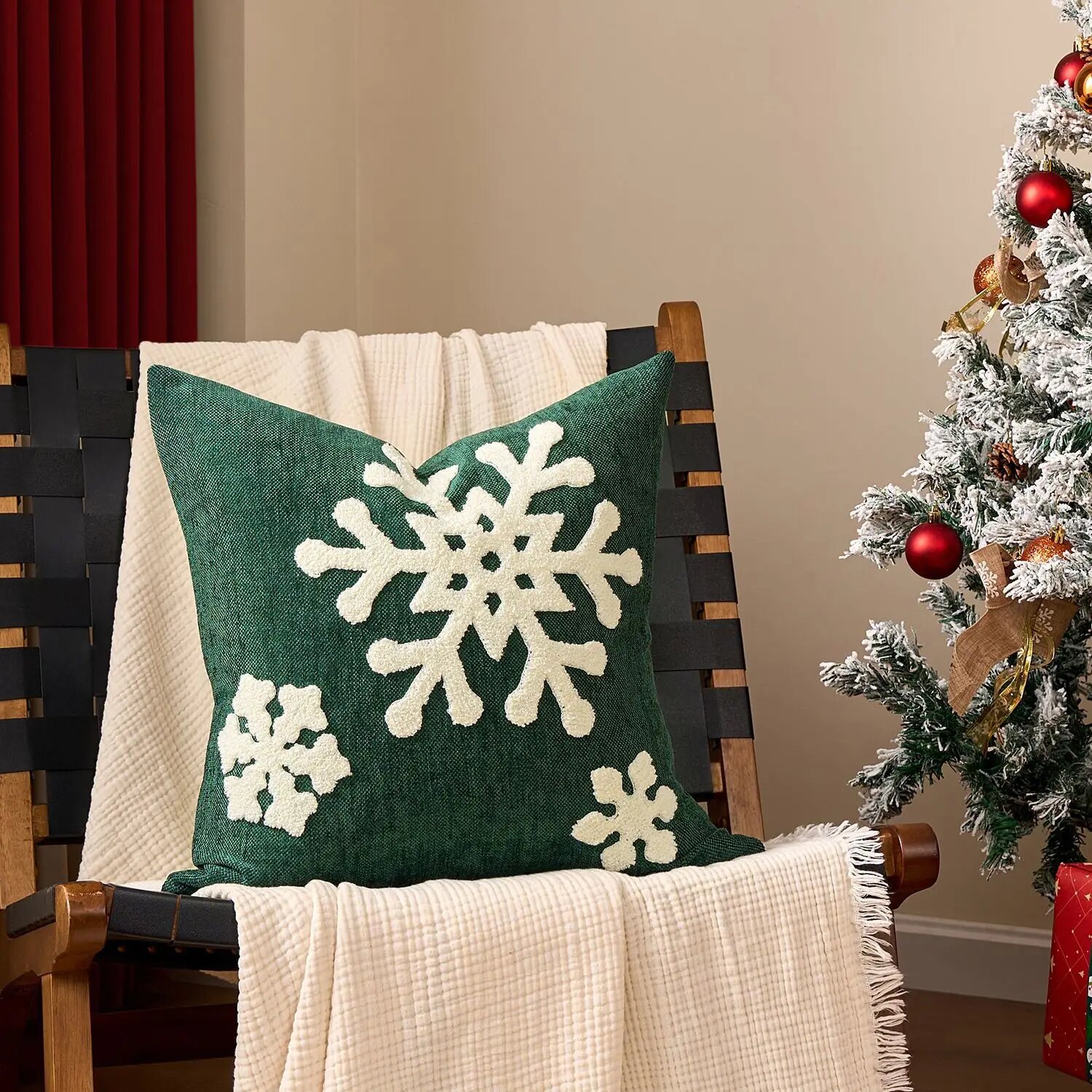 Рождественский чехол для подушки с вышивкой efundeal 45x45 см Темно-зеленый, Green Snowflakes