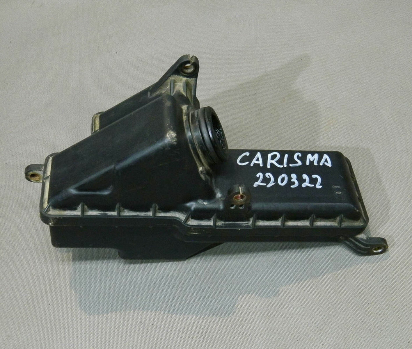 Резонатор воздушный Mitsubishi Carisma