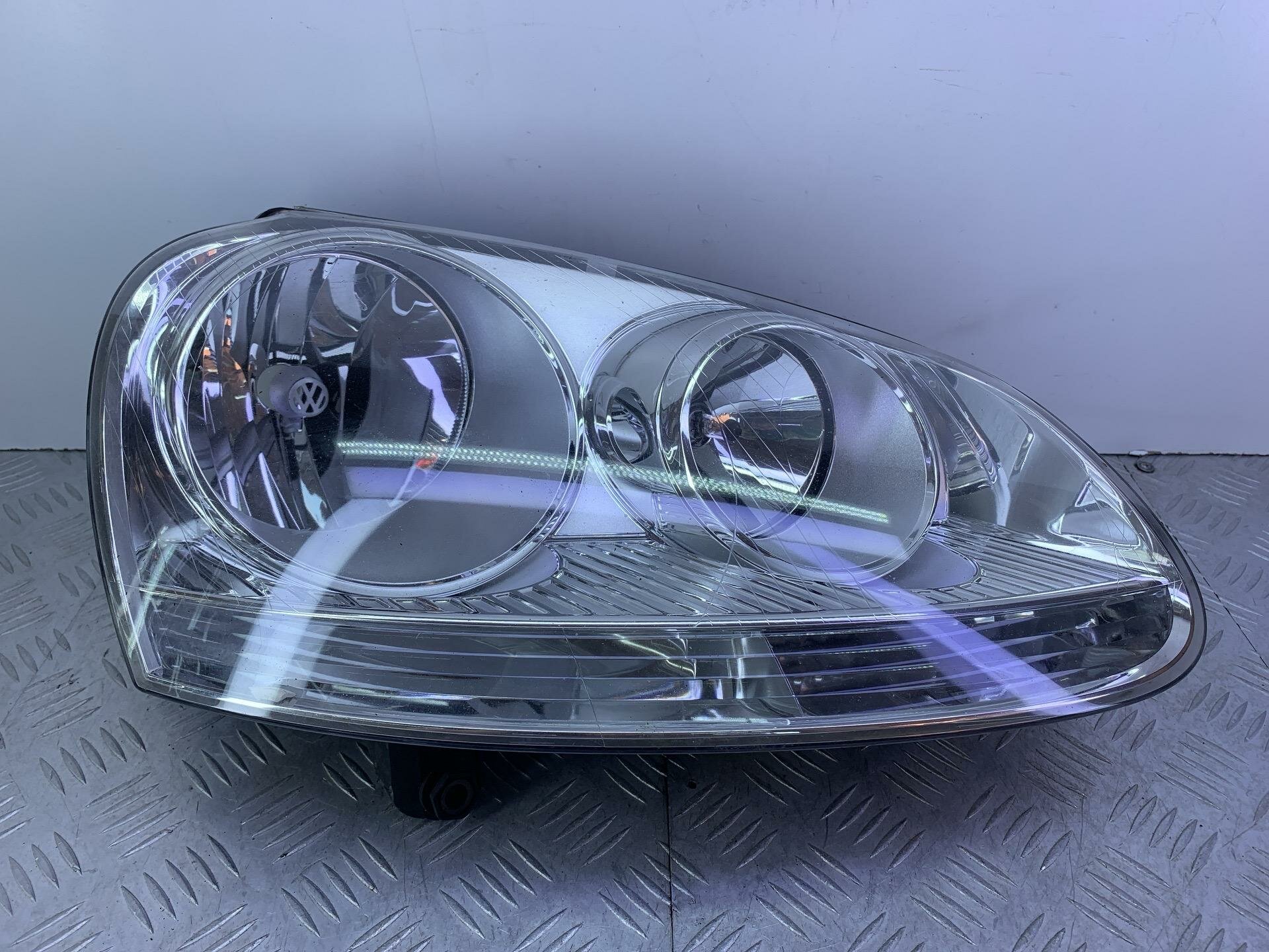 Фара правая Volkswagen Golf 5 2007 0301212204