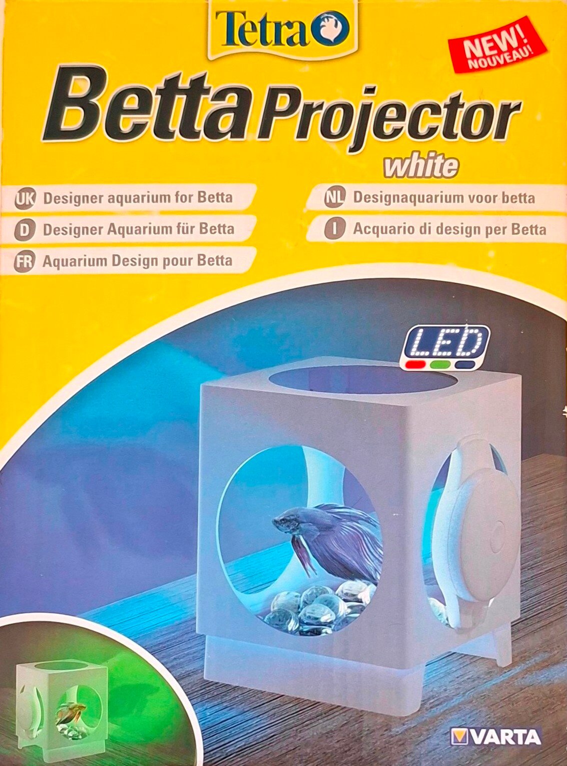 TETRA Betta Projector Аквариум 1,8 л для рыбки-петушка белый, литой бесшовный, батарейки Varta в комплекте. Габариты Д*Ш*В - 15*15*19
