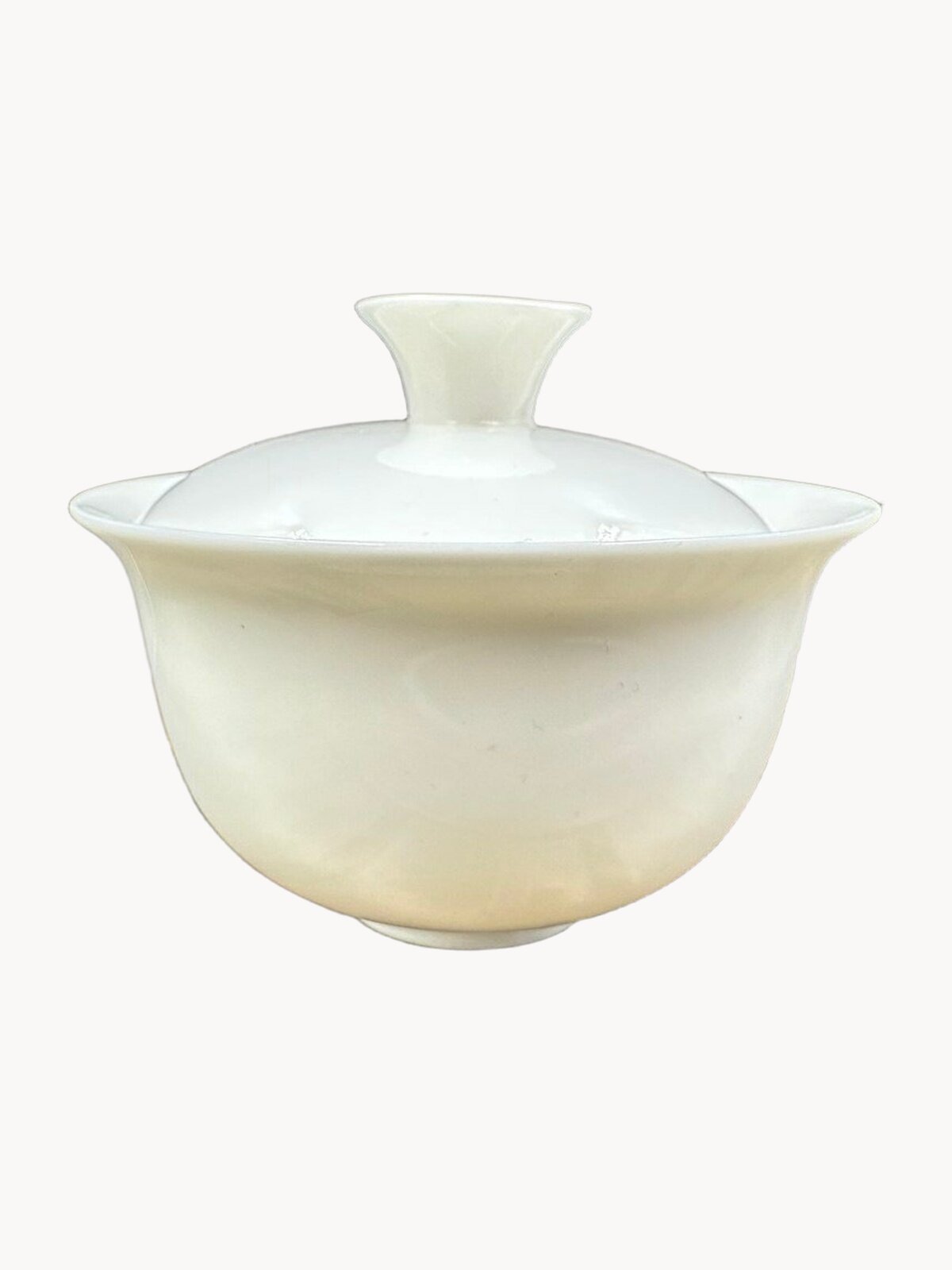 Классическая белая гайвань 120 мл — универсальная и удобная для повседневного заваривания.