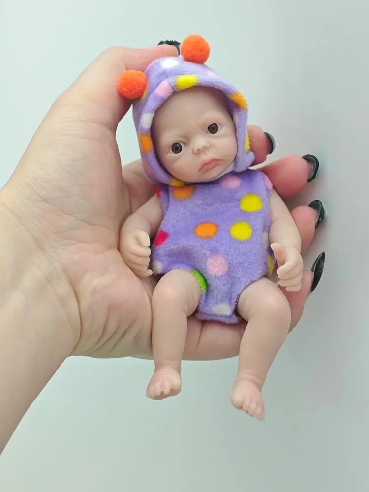 5.5-дюймовая силиконовая реалистичная кукла-реборн, девочка с открытыми глазами, в комплекте с одеждой и аксессуарами, подходит в качестве подарка на день рождения ребенка