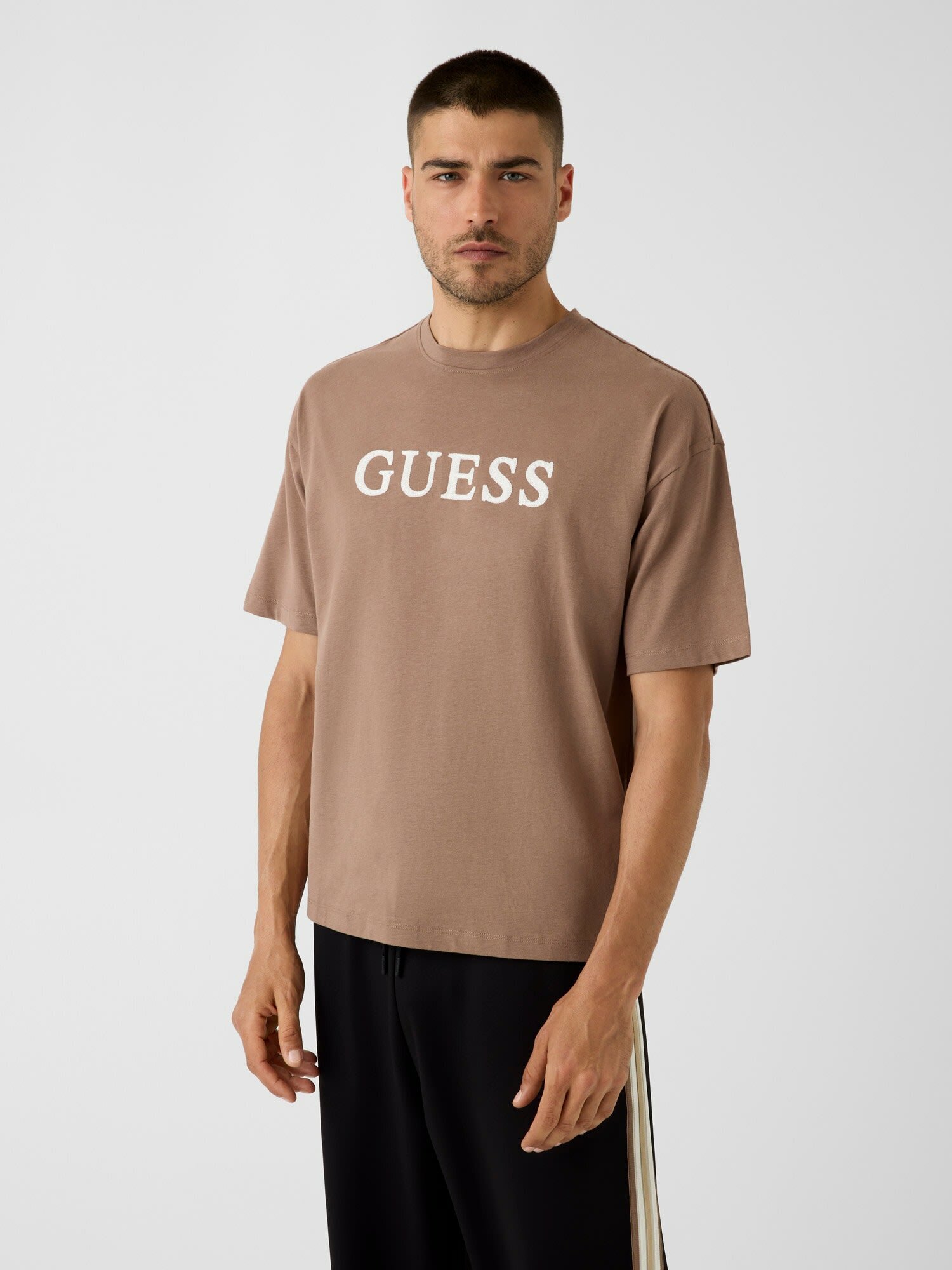 Футболка GUESS