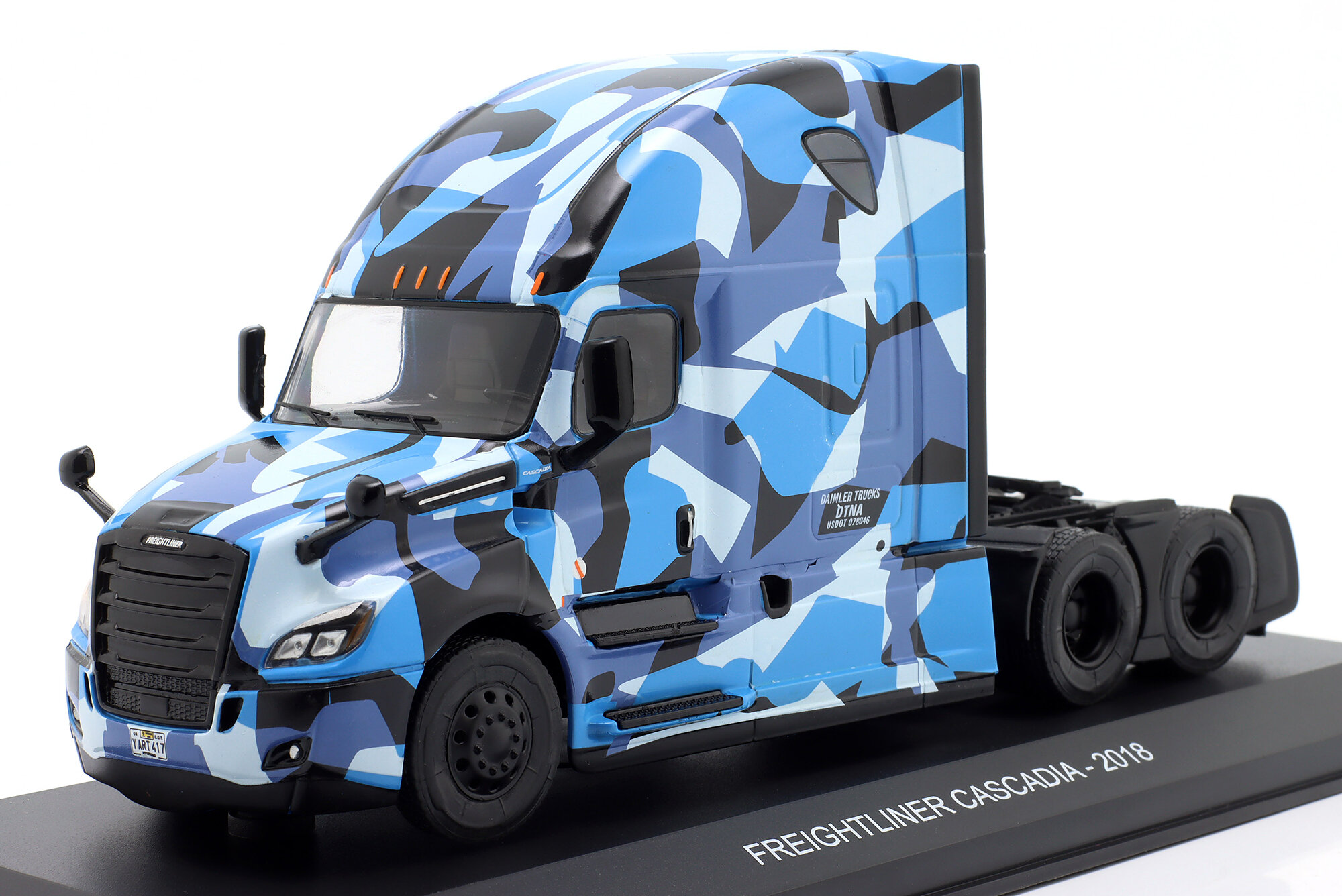 Модель коллекционная HACHETTE Freightliner cascadia 2018 blue/white/black