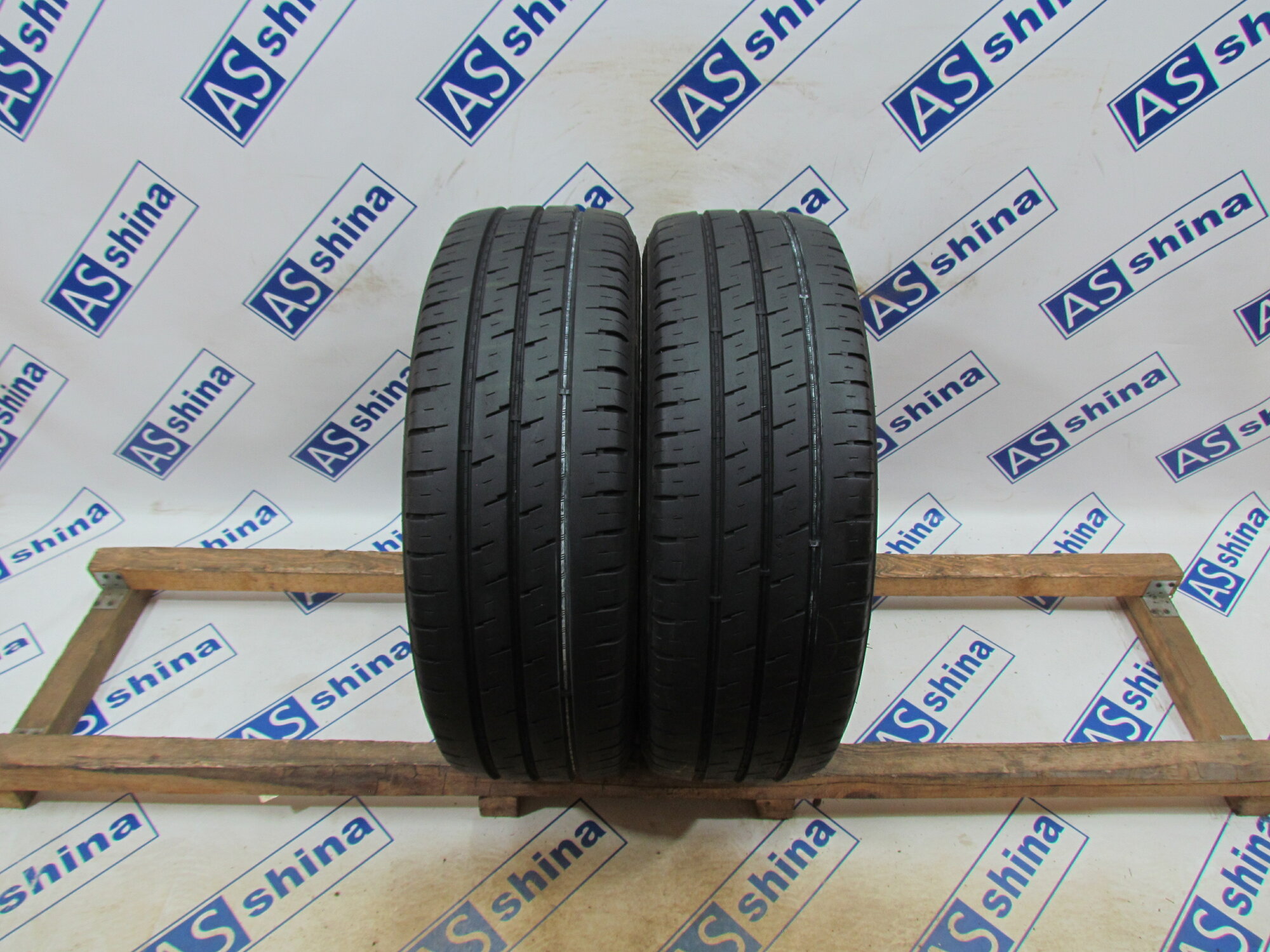 Комплект (2 шт) Nokian Hakka Van 205 65 R16 C летние БУ шины 10-20% износ , артикул 0029524