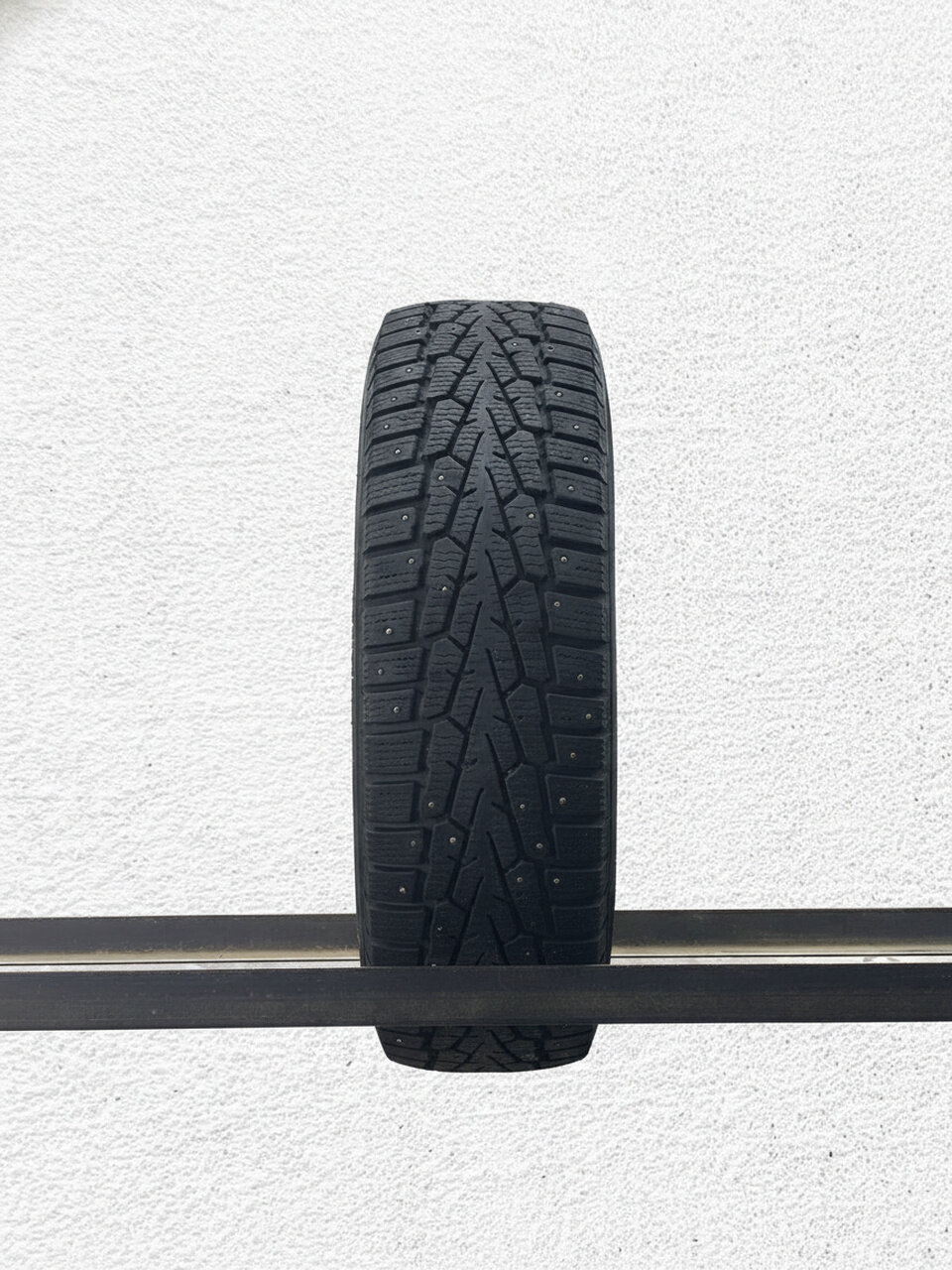 Зимние шины шипованные Contyre Arctic ice 205/75 R15 20% износ TSB035568