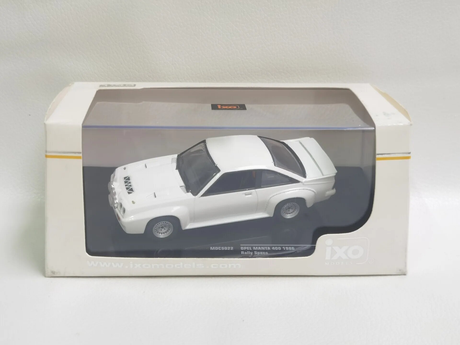WELLY Diecast 1/43 OPEL MANTA 400 1986
