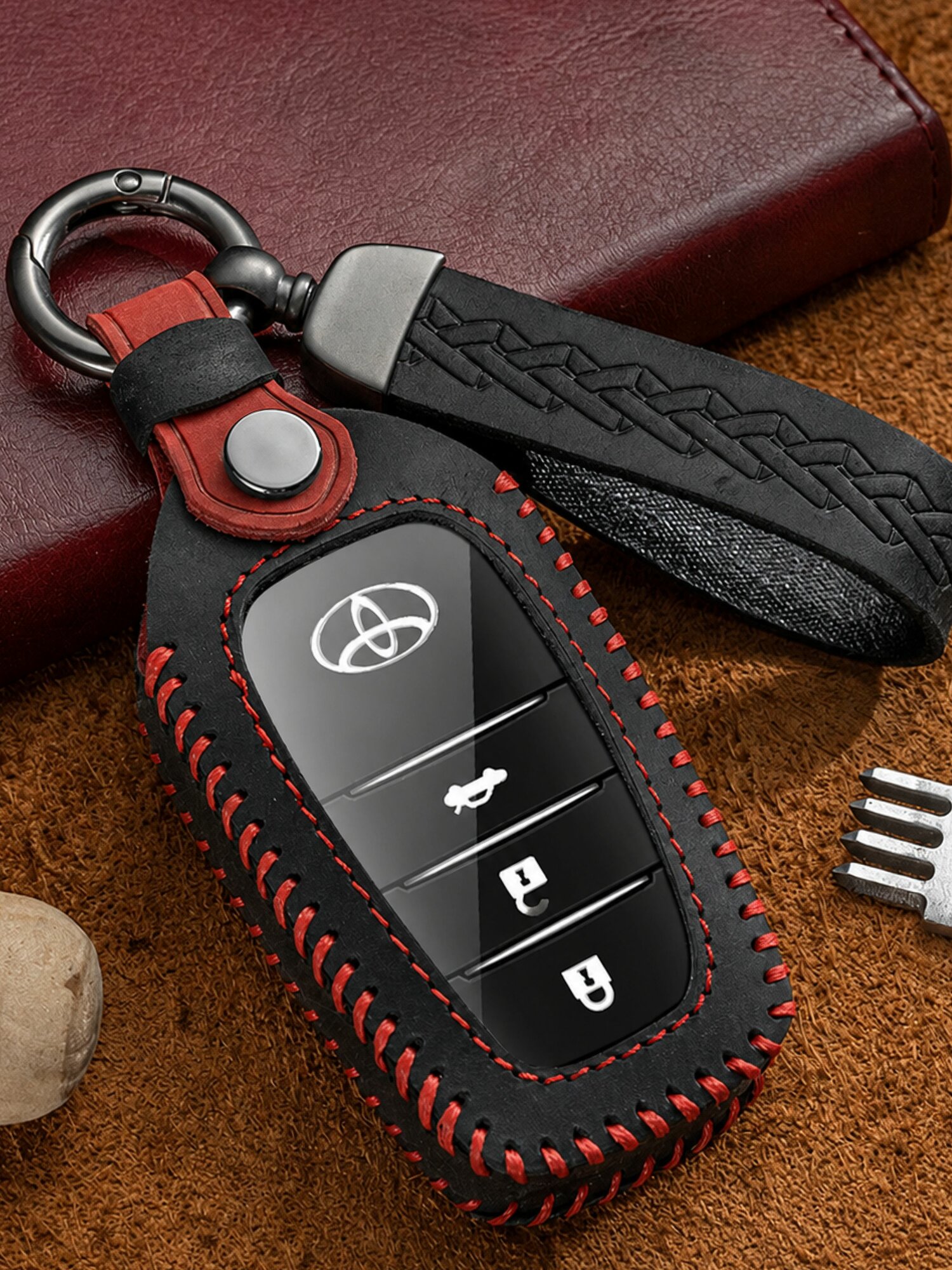 Чехол для ключа Toyota Corolla, Camry, RAV4, Land Cruiser, Highlander