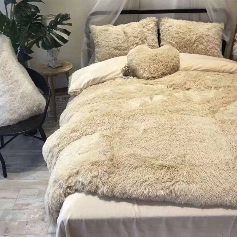 Мягкий коралловый флисовый комплект для кровати 1.5м в цвете меховой хаки с подушкой
