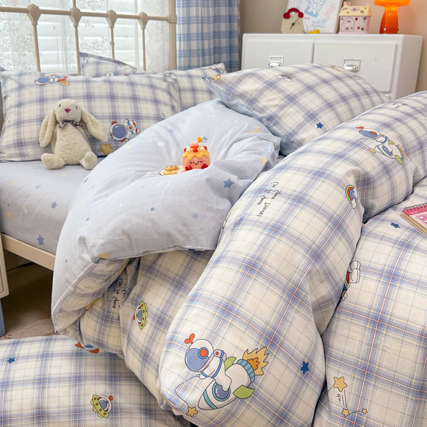 Комплект постельного белья из 100% хлопка, 4 предмета: пододеяльник, простыня на резинке, стильный дизайн, для