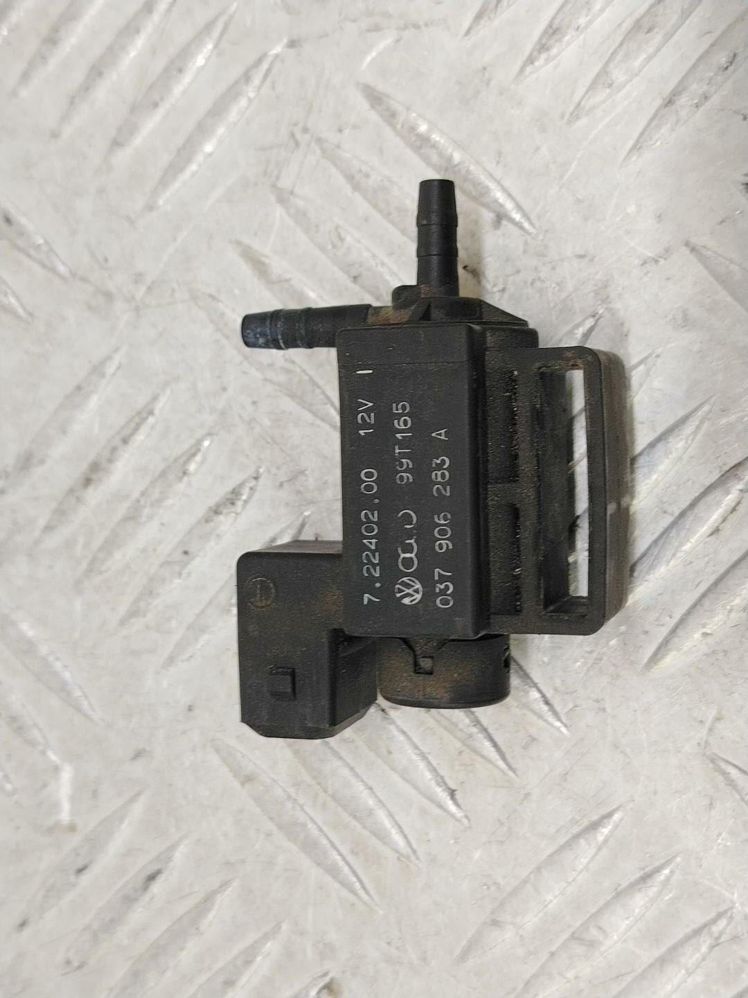 Электромагнитный клапан Skoda Octavia (1996 - 2000) 037906283A