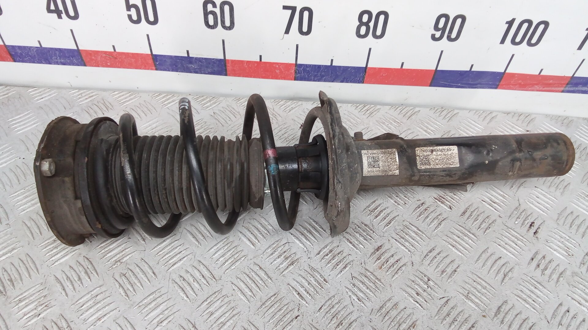 Стойка передняя левая SKODA OCTAVIA A8, Номер 5WA413031CJ, 5Q0411105GH, 5Q0412331F