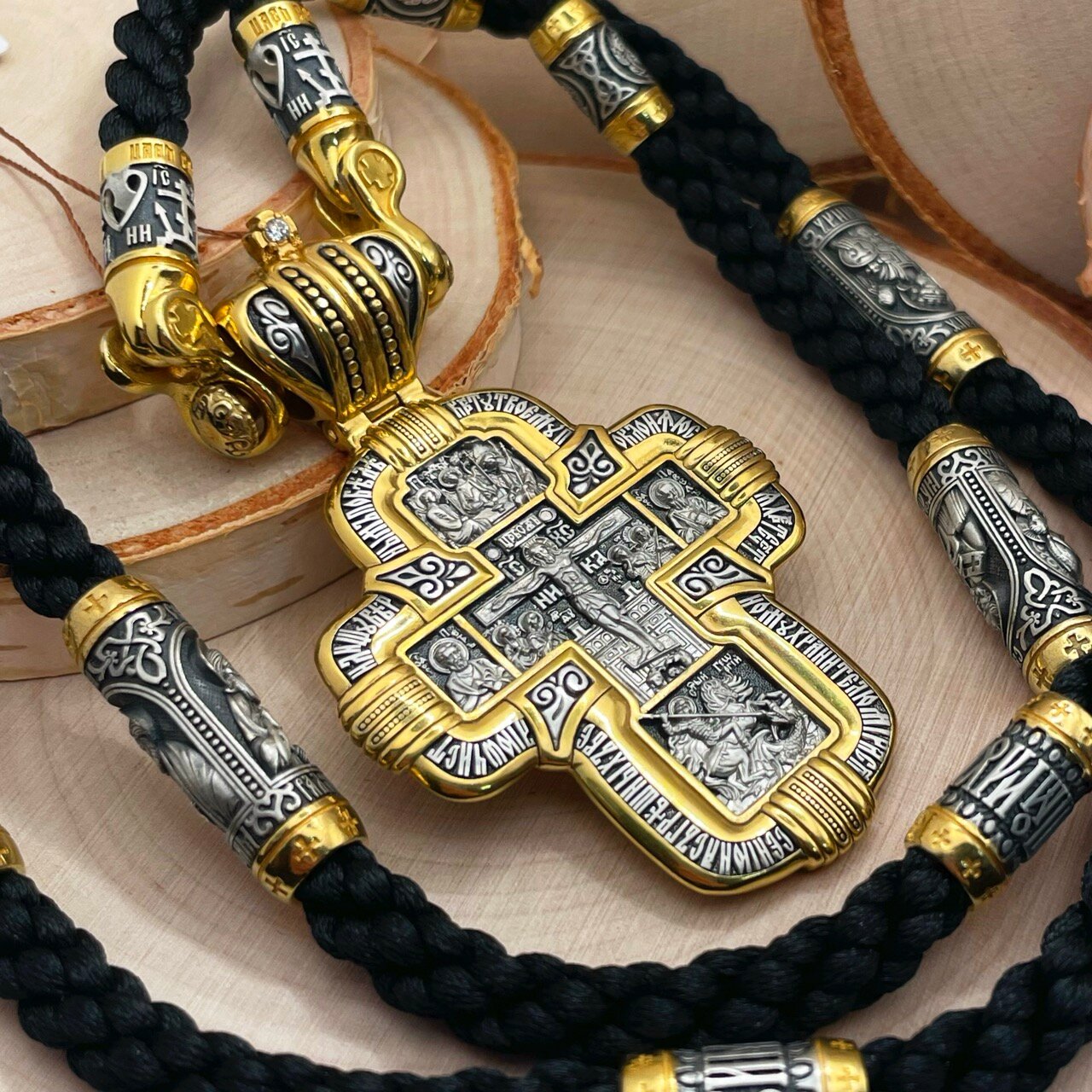 Крестик, серебро, 925 проба, оксидирование, золочение, чернение, фианит