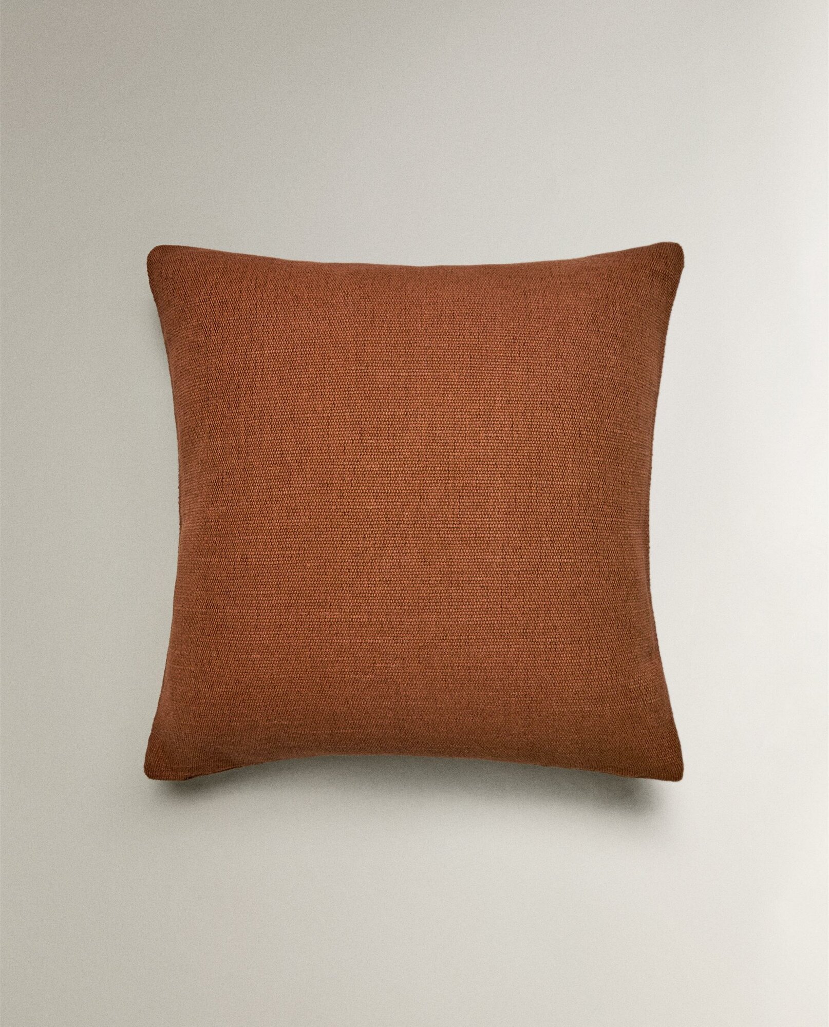 Наволочка из джута и хлопка, 45 x 45 cm . Бренд - Zara Home