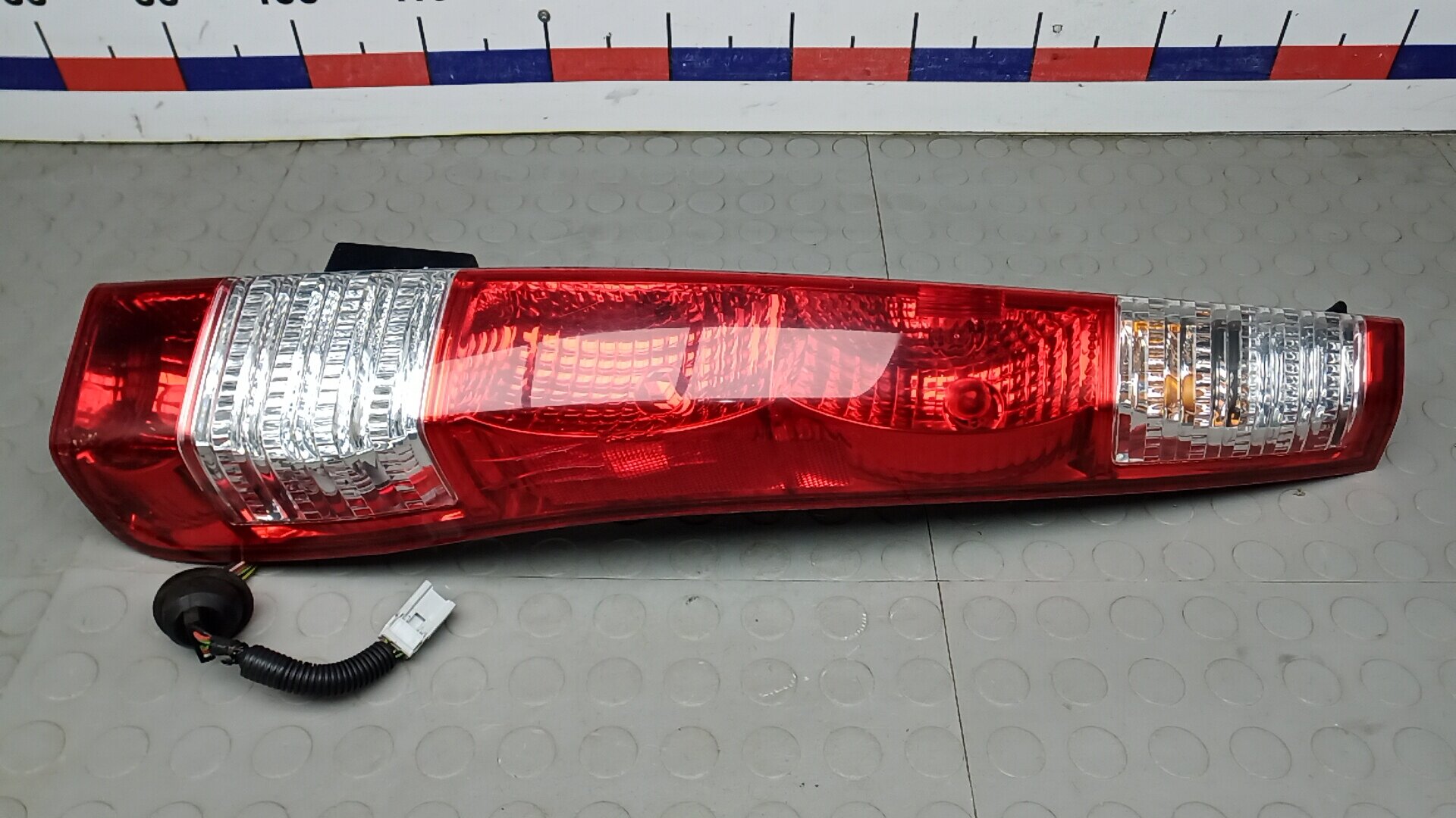 Фонарь задний правый HONDA CR-V 2