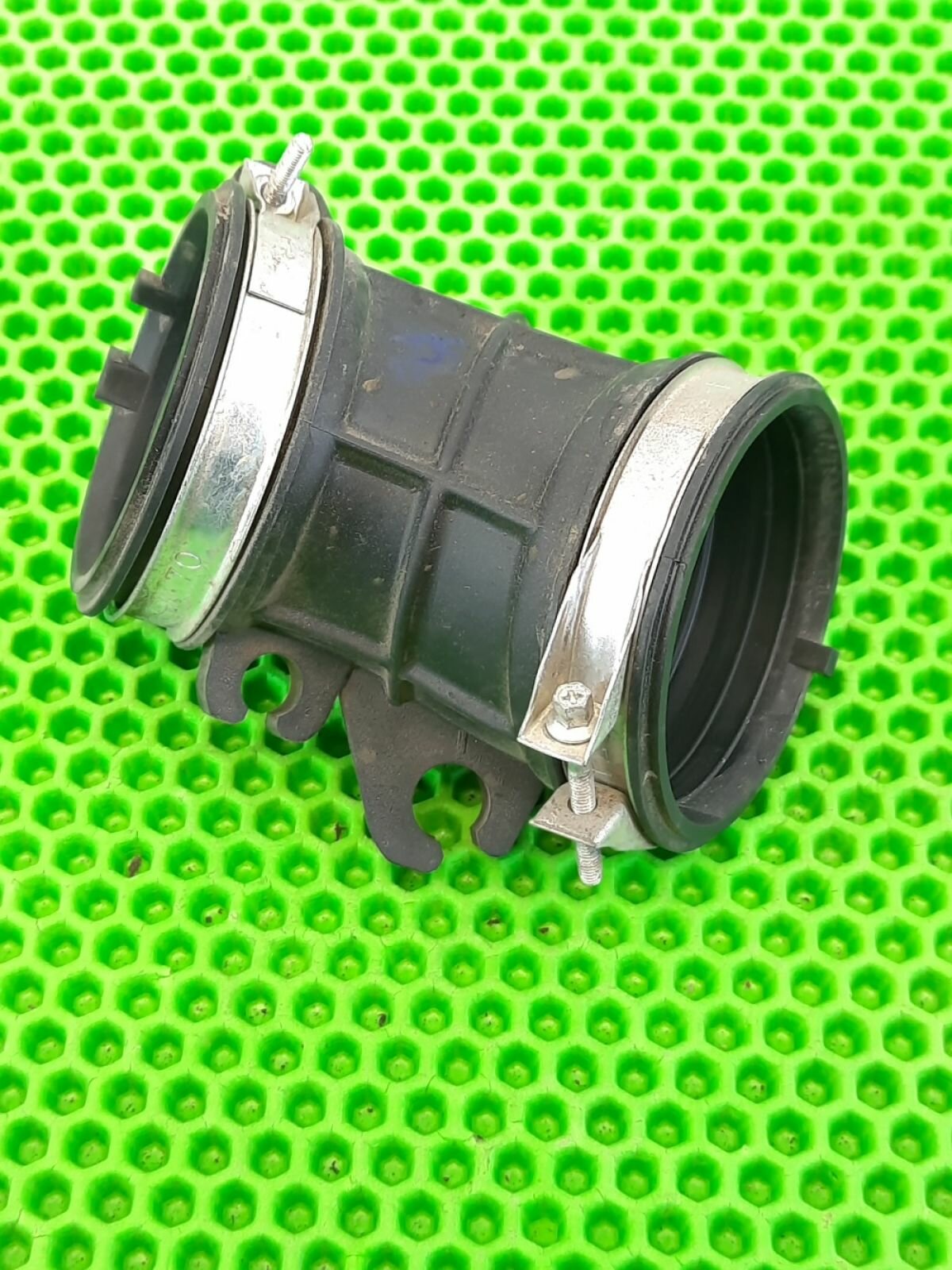 Патрубок воздушного фильтра Honda Civic 8 2005 - 2012г. 1.8л.