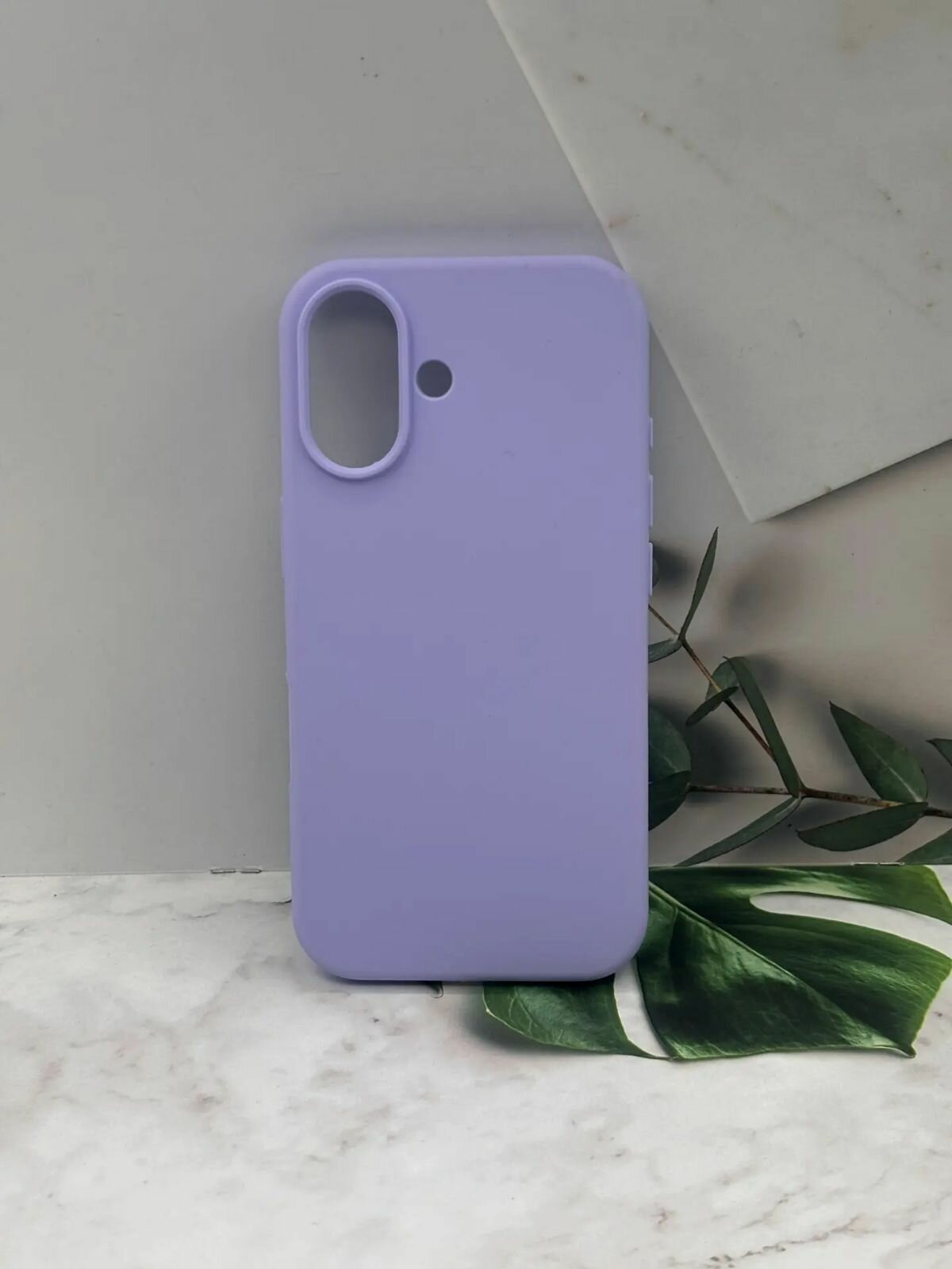 Силиконовый чехол на iPhone 16 защитный