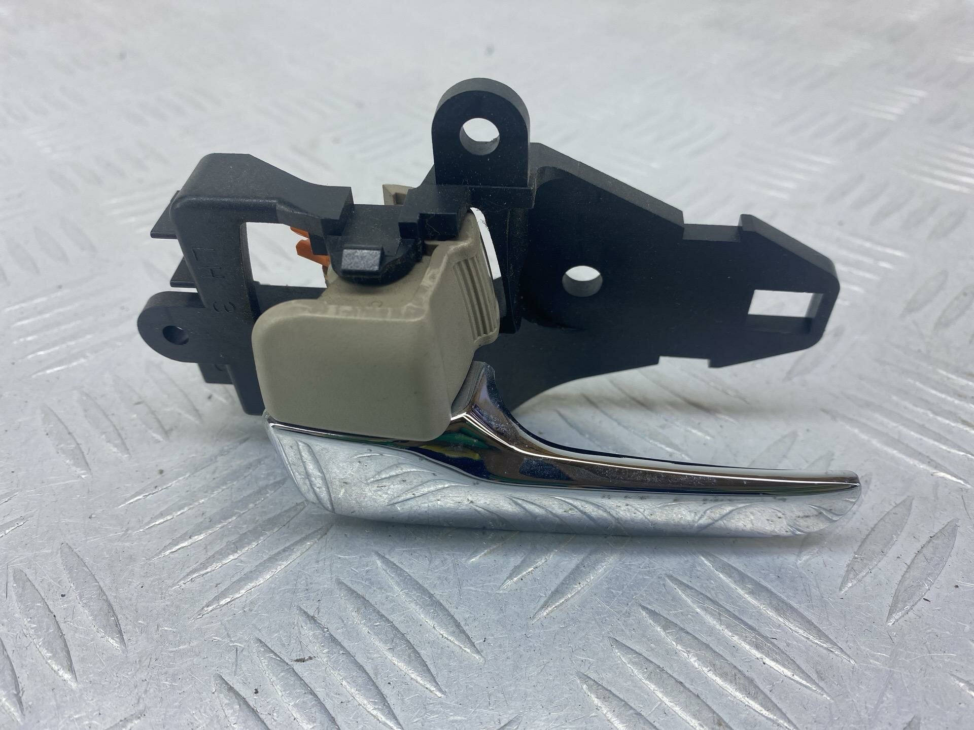 Ручка внутренняя двери задней Citroen C-Crosser 1 (2007 - 2013) MN105359
