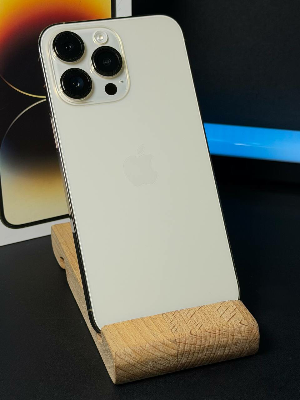 Смартфон Apple iPhone 14 Pro Max, 256 ГБ, nano-SIM + eSIM, золотой