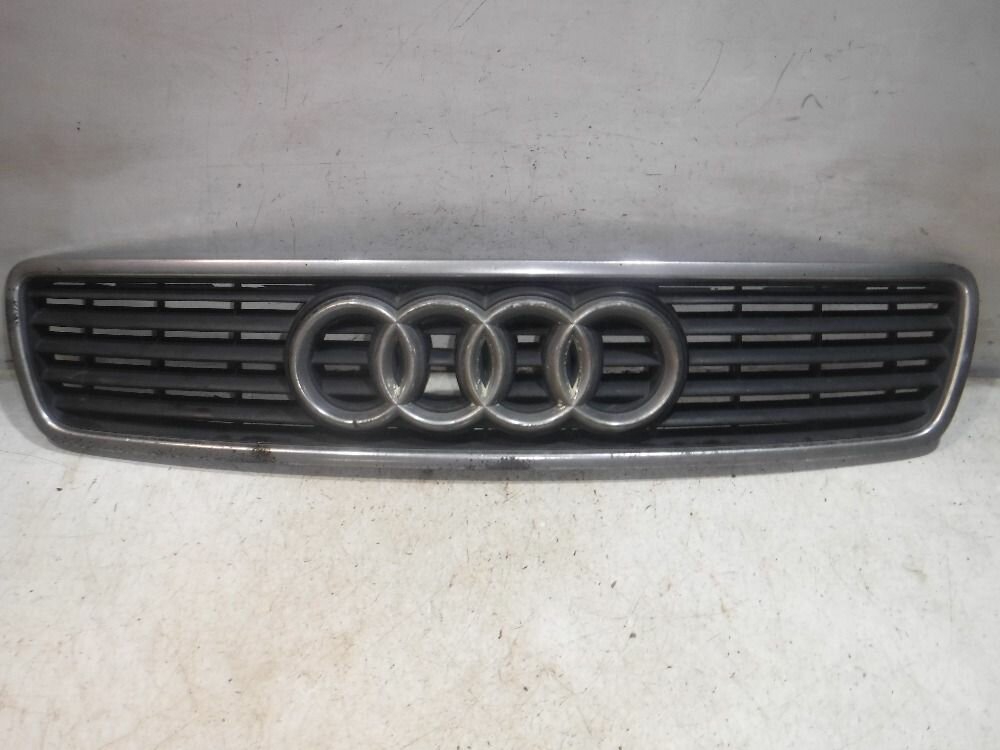 Решетка радиатора Audi A4 B5