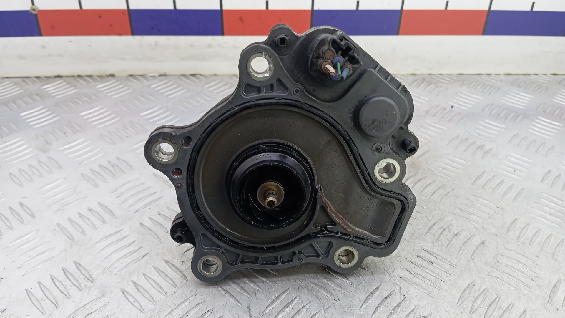 Водяной насос бензиновый TOYOTA AURIS E180