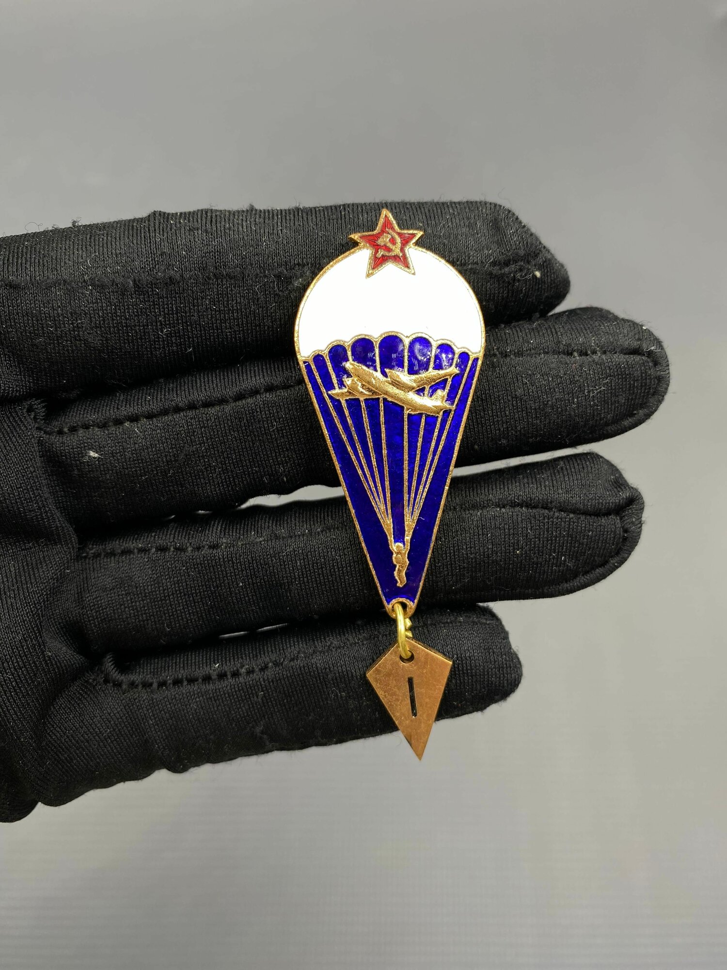 Знак "Парашютист ВДВ 1-2 прыжка" Эмаль, Латунь СССР ММД клеймо Состояние! Редкость!