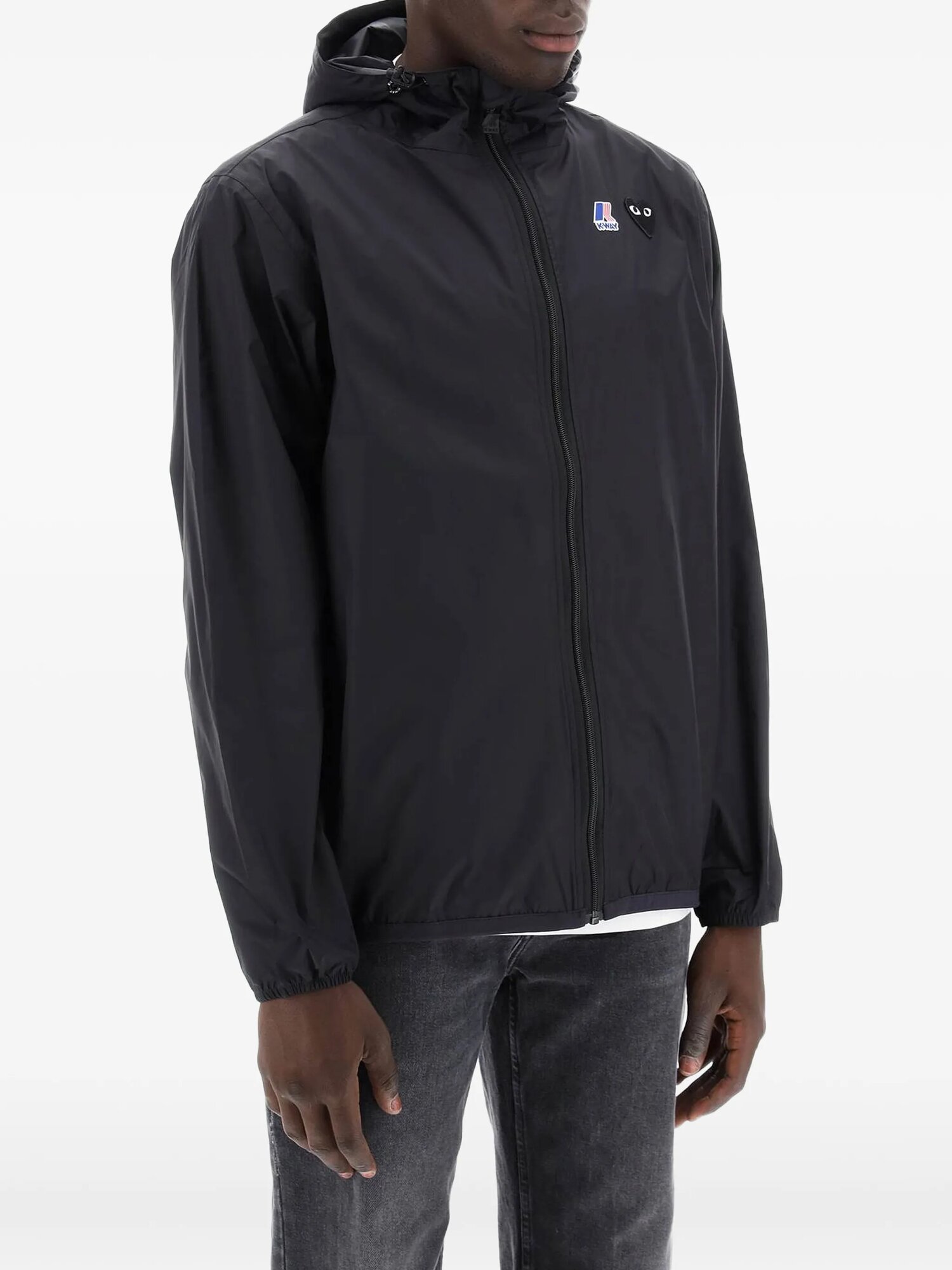 Куртка Comme des Garcons PLAY X K-Way logo-patch hooded jacket, размер 50, black/black — фото 1