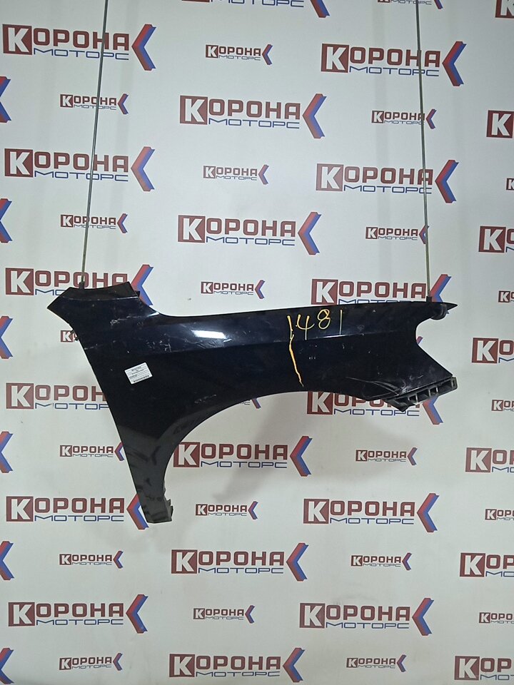 Крыло переднее правое Volkswagen Passat B7 2011–2015 годов выпуска арт. 561821022