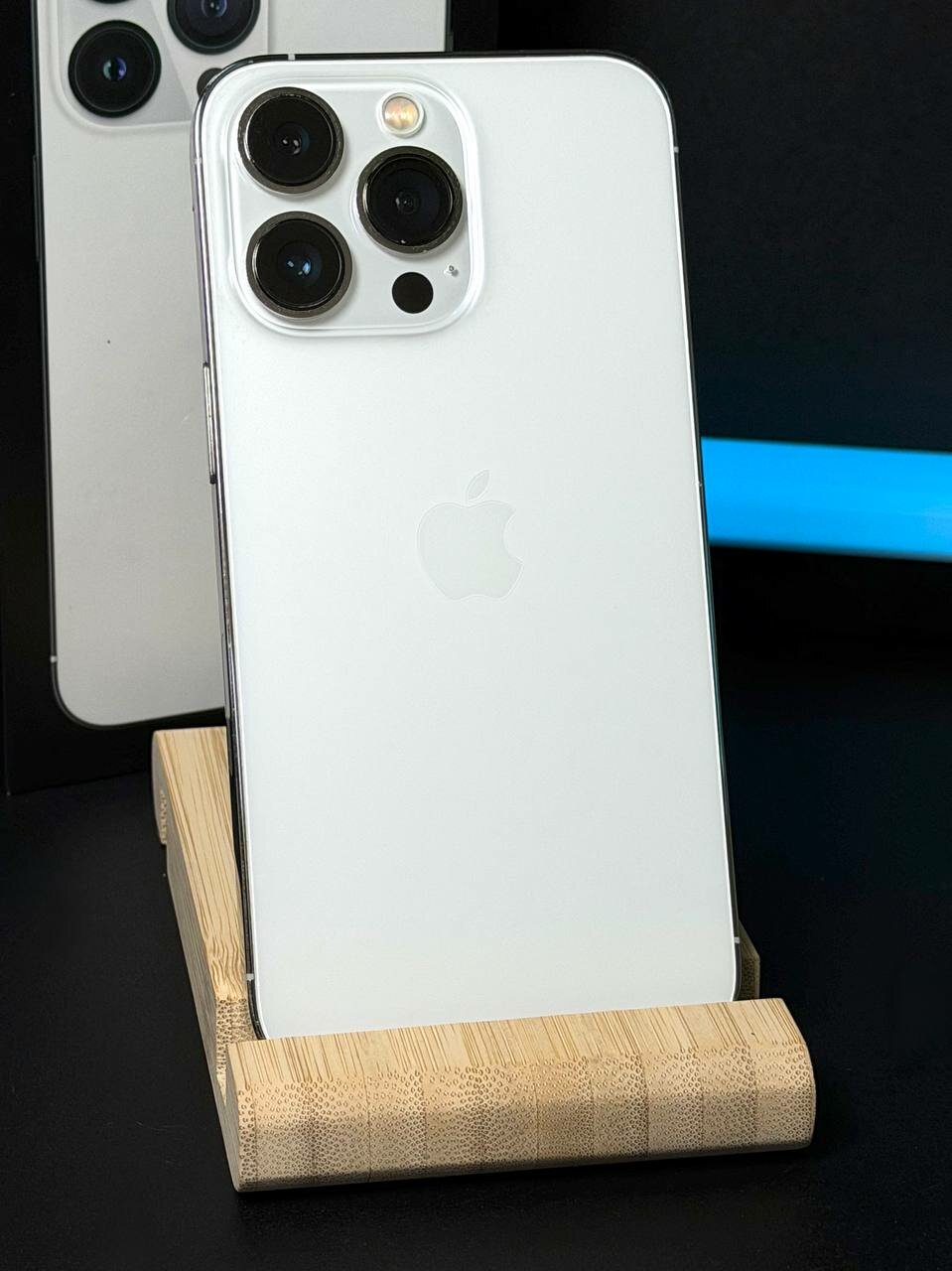 Смартфон Apple iPhone 13 Pro, 256 ГБ, nano-SIM + eSIM, белый