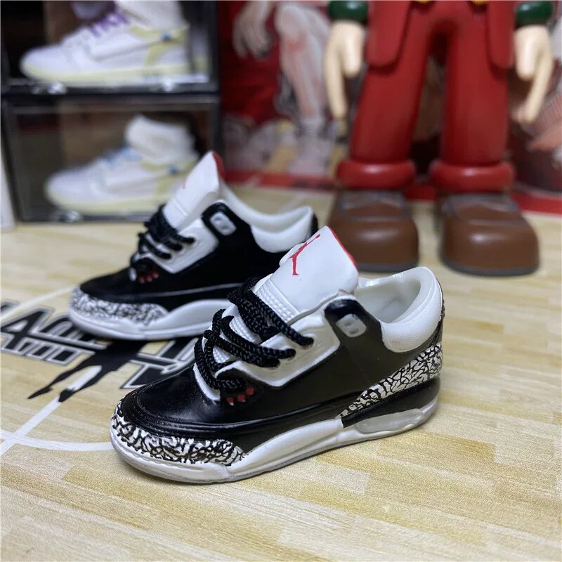 Мини-модель кроссовка Air Jordan 1/6 масштаба, цвет черный цемент для настольного декора и брелока