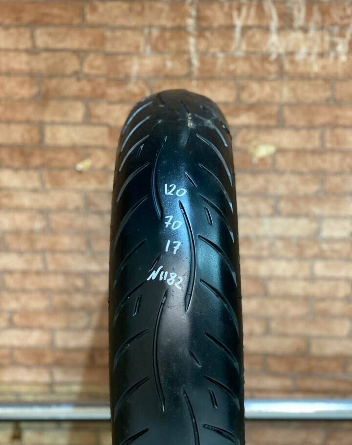 120/70 R17 Metzeler Roadtec Z8 No1182