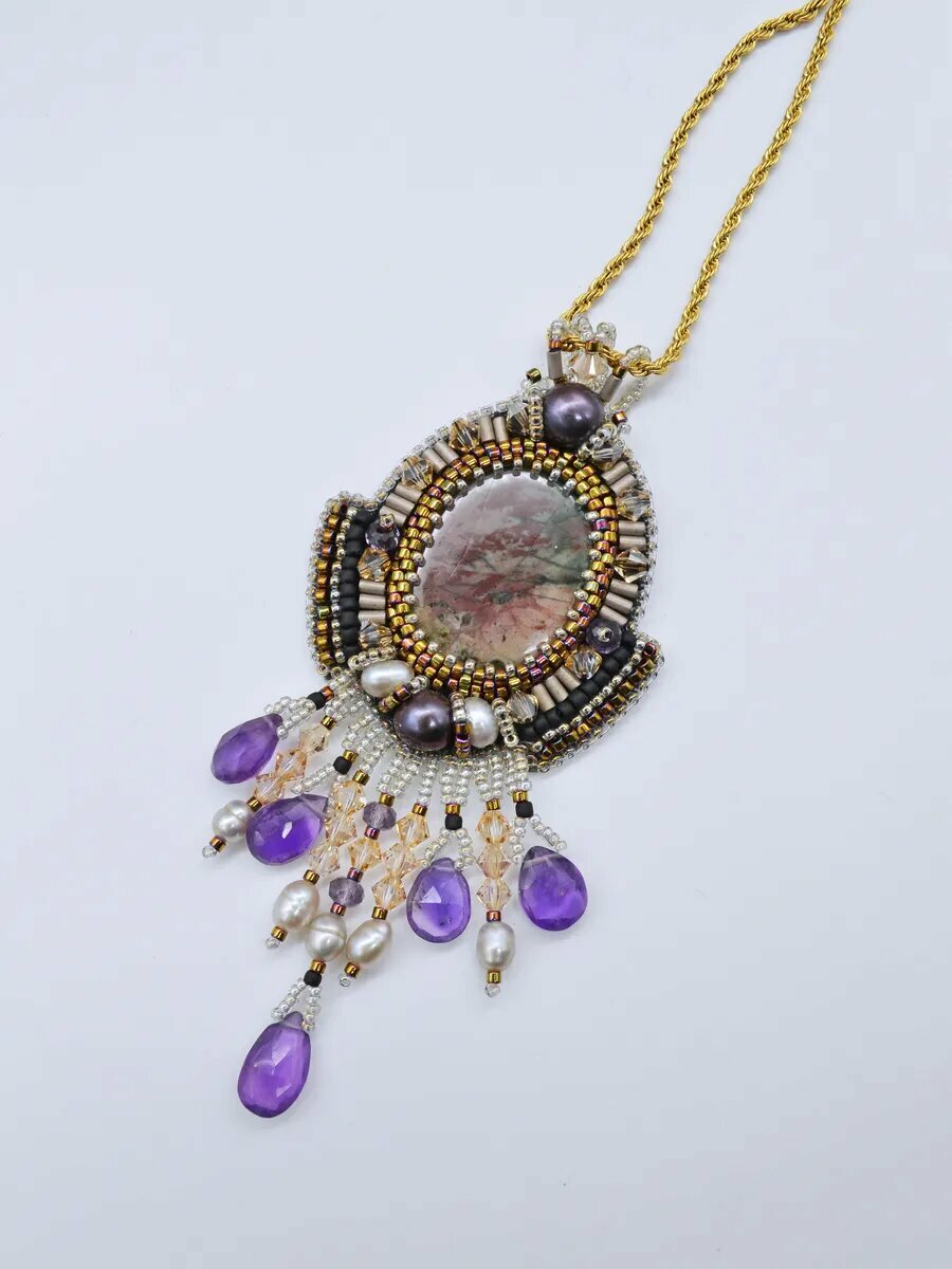 Колье, кристаллы Swarovski, аметист, яшма