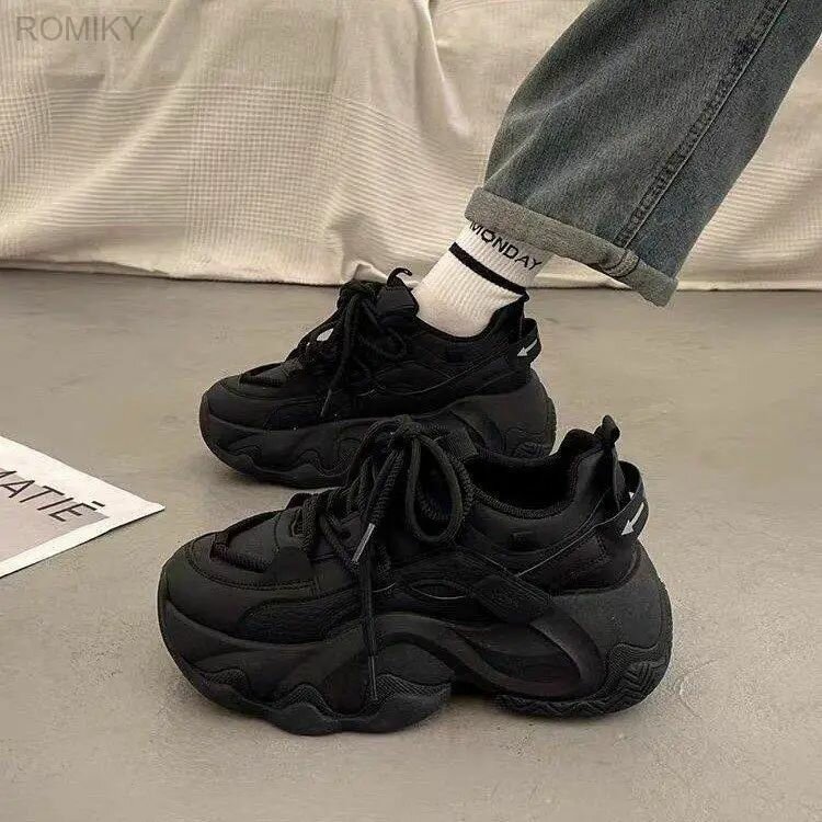 Кроссовки
