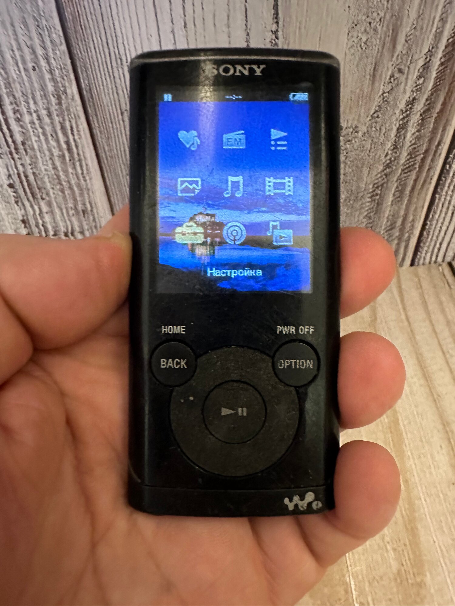 Мп3 плеер Sony NWZ-E384 8Gb Black , FM-радио