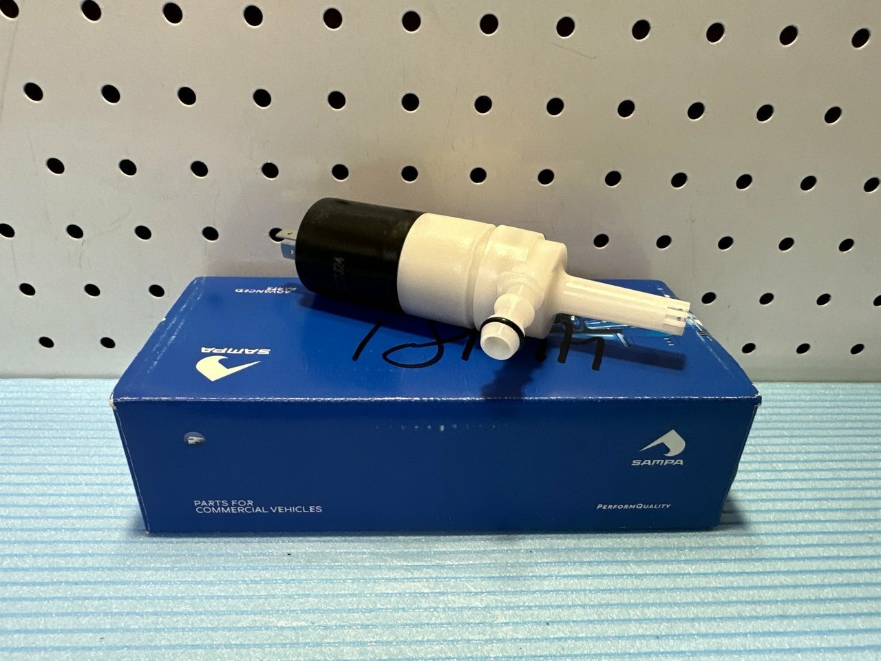 Насос стеклоомывателя MERCEDES AXOR мерседес аксор