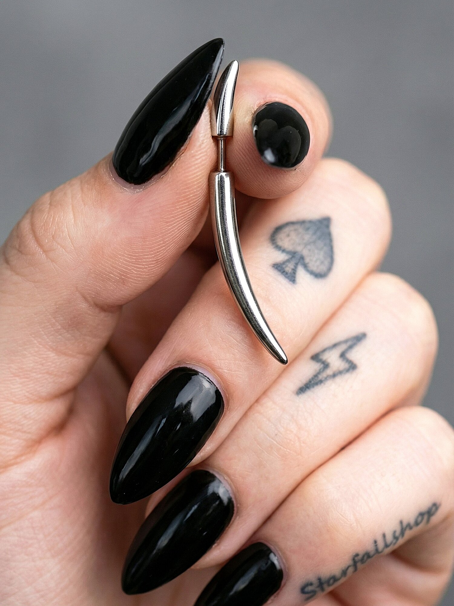 Моносерьга