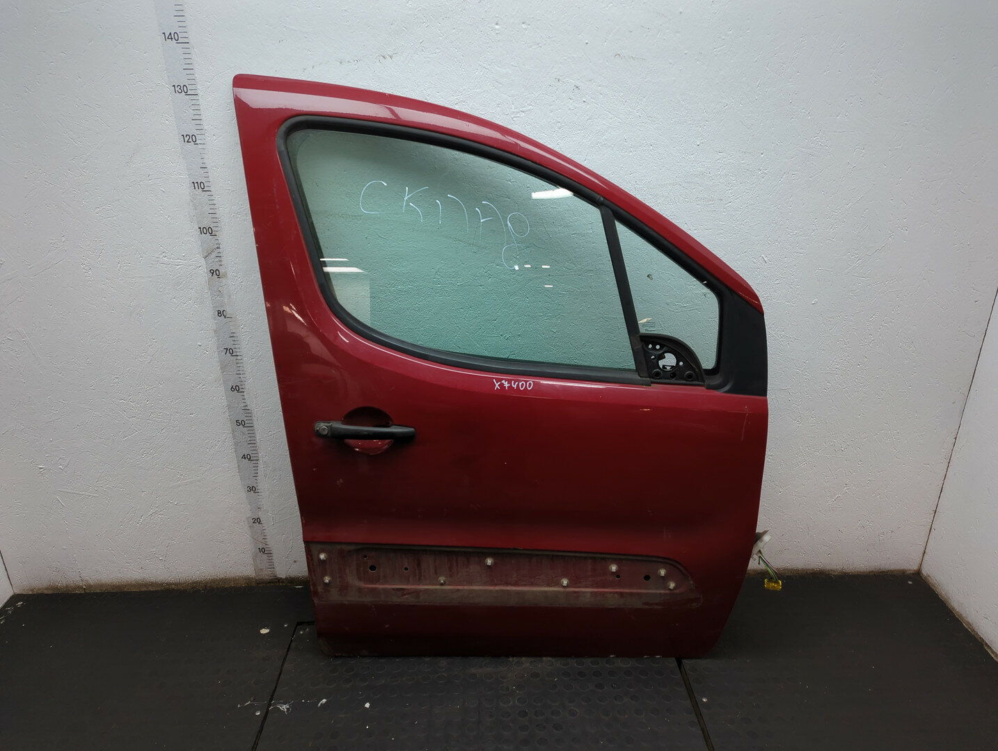 Дверь боковая (легковая) правая передняя Peugeot Partner Б/У