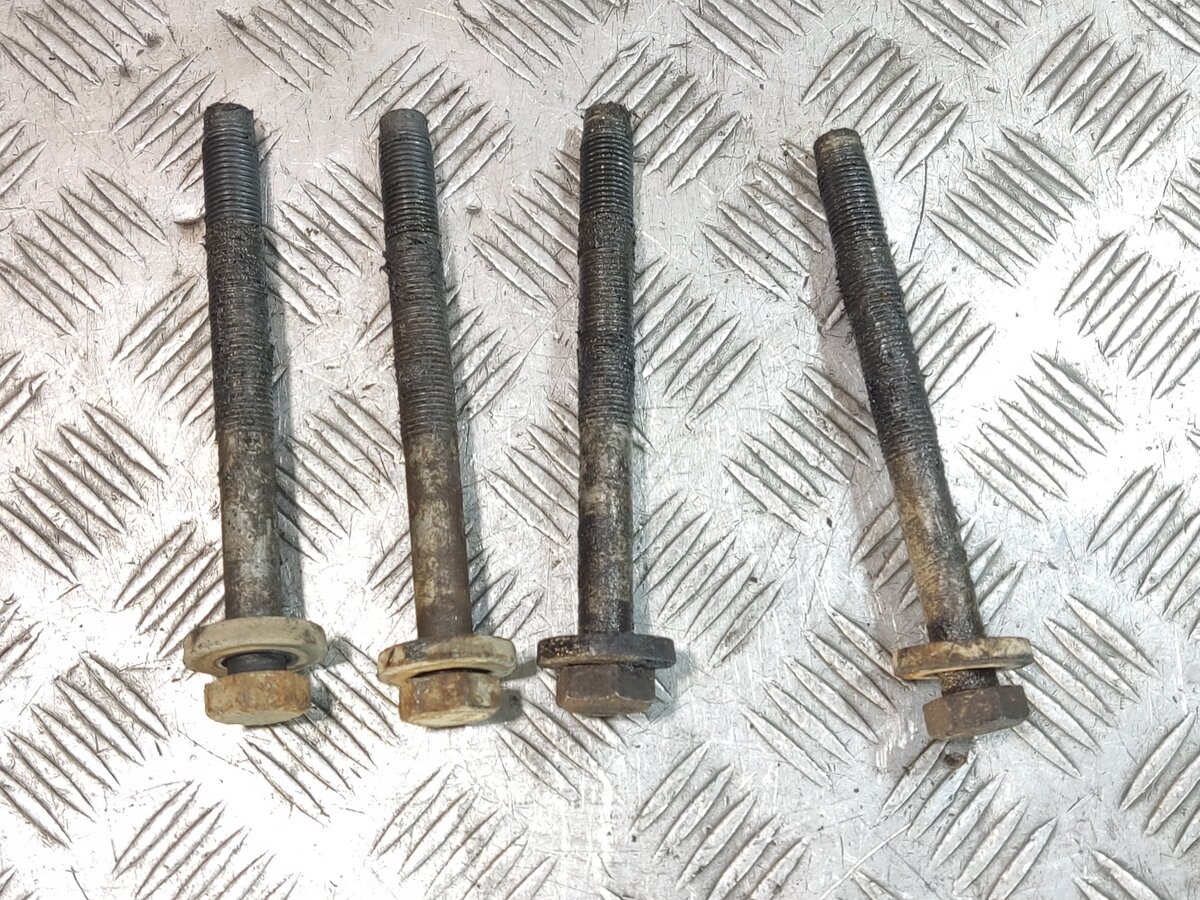 Болт подрамника переднего JEEP Grand Cherokee 2010-2021 6509240AA