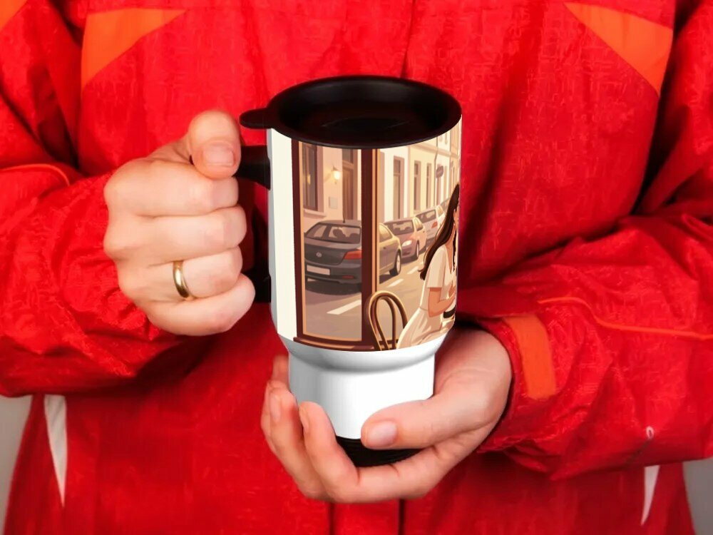 Тремокружка для авто с принтом "Романтическое свидание у окна. Иллюстрация в тёплых пастельных тонах: в уютном кафе за столиком сидят влюблённые с бокалами вина, за стеклом." 0.5 л.