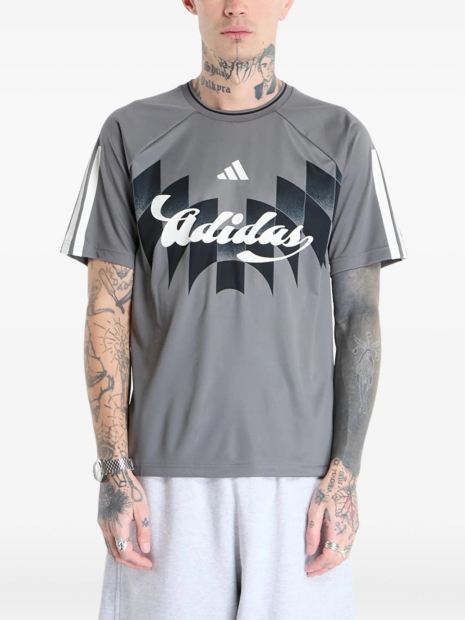 Футболка adidas, размер L, серый