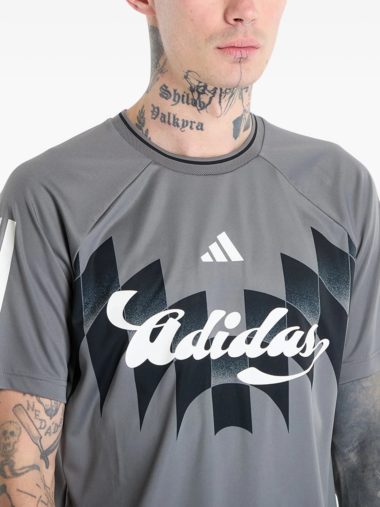 Футболка adidas, размер L, серый — фото 1