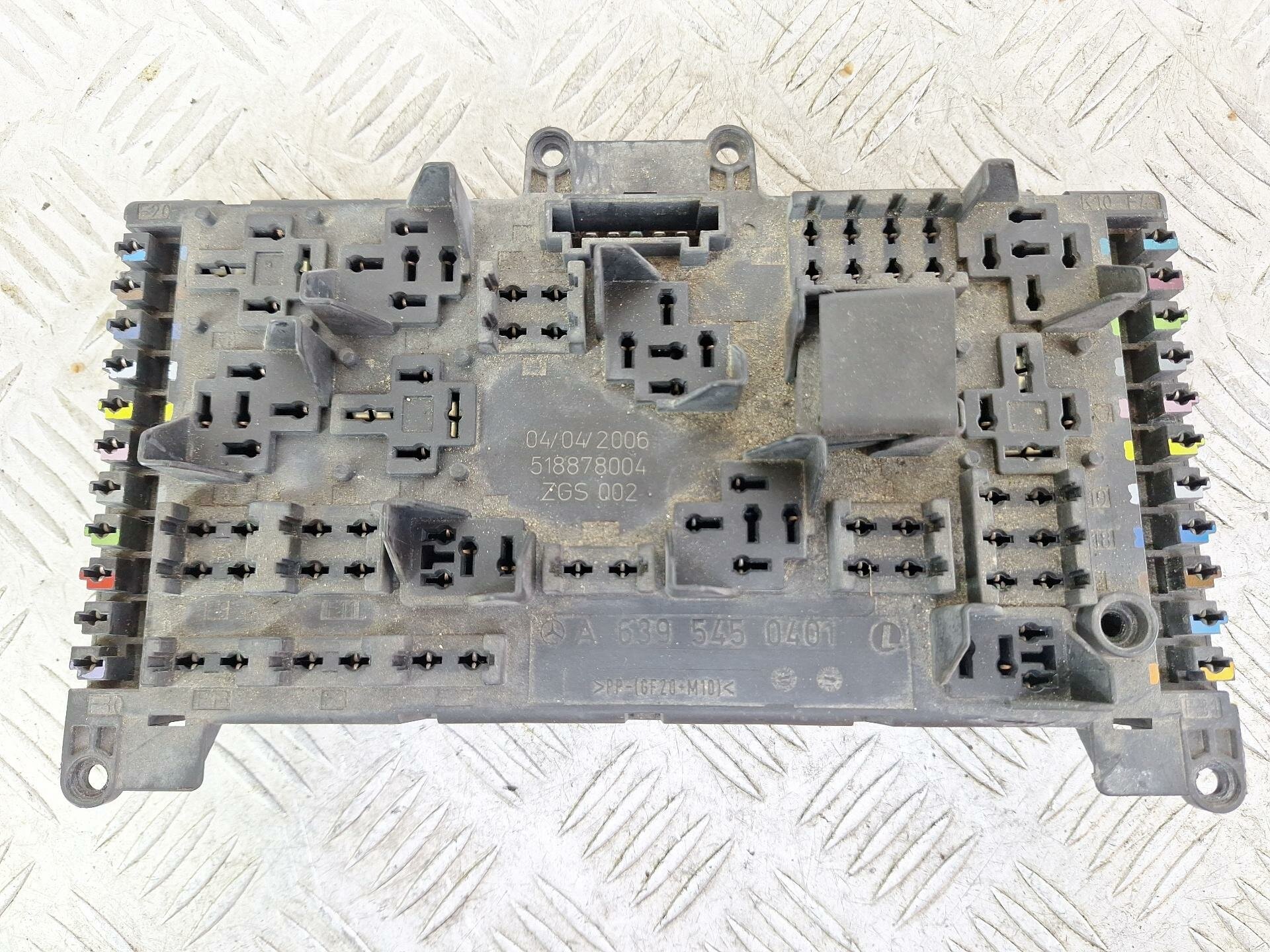 Блок предохранителей Mercedes-Benz Vito W639 2006 A6395450401