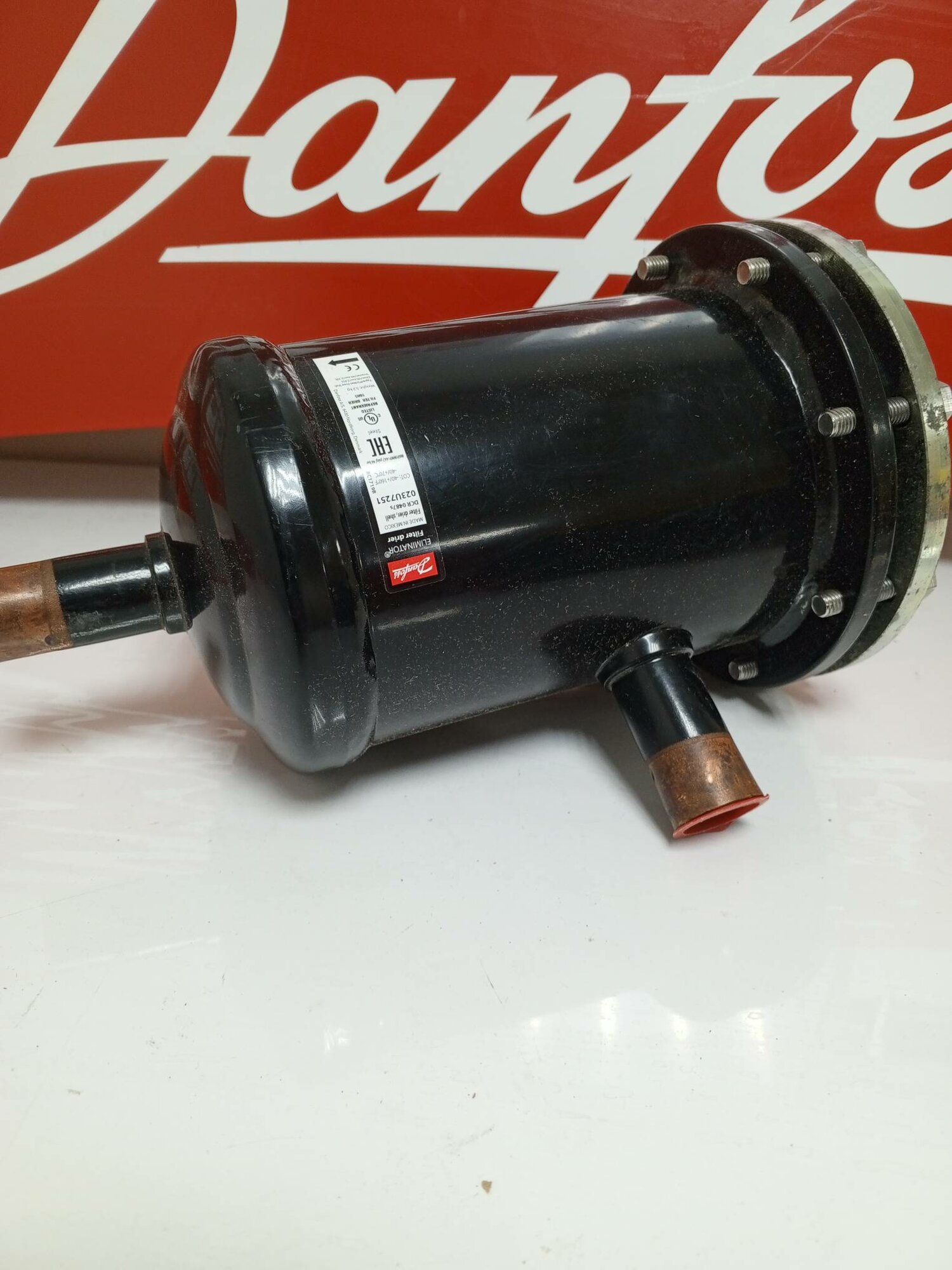 Корпус фильтра-осушителя холодильной системы Danfoss DCR 0489s.