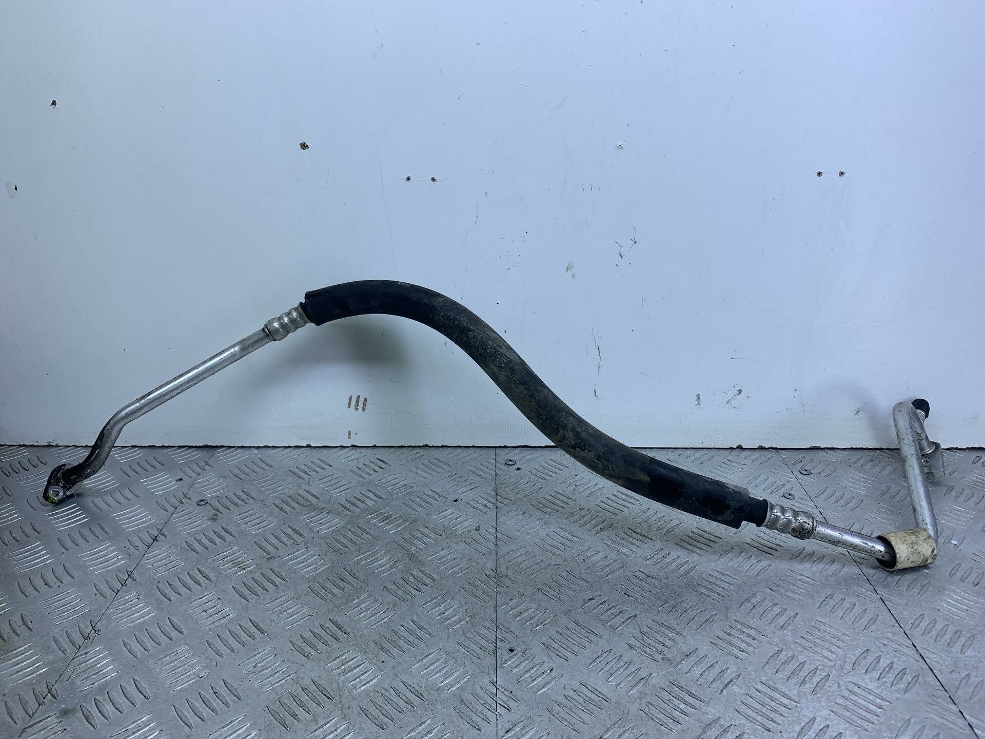 Трубка кондиционера Renault Megane рест. (1999 - 2003) 8200154981A